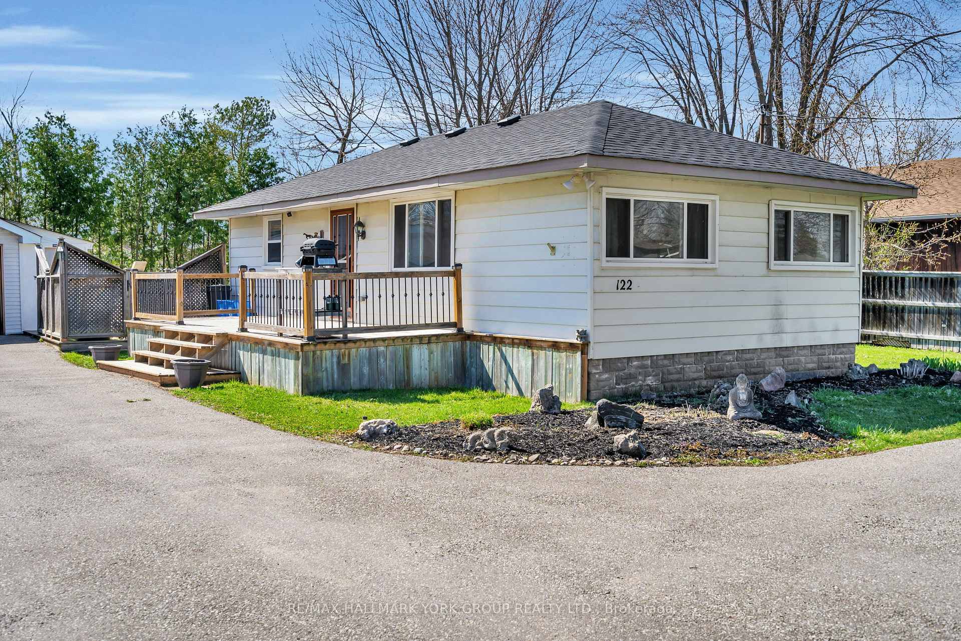 122 Sunset Beach Road, Georgina, ON L0E 1N0