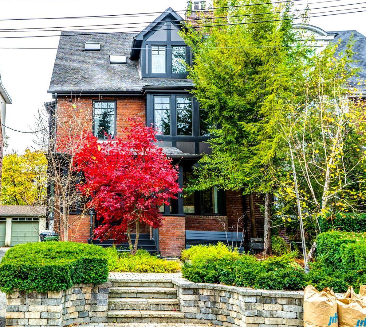 122 Walmer Road, Toronto, ON M5R 2X9