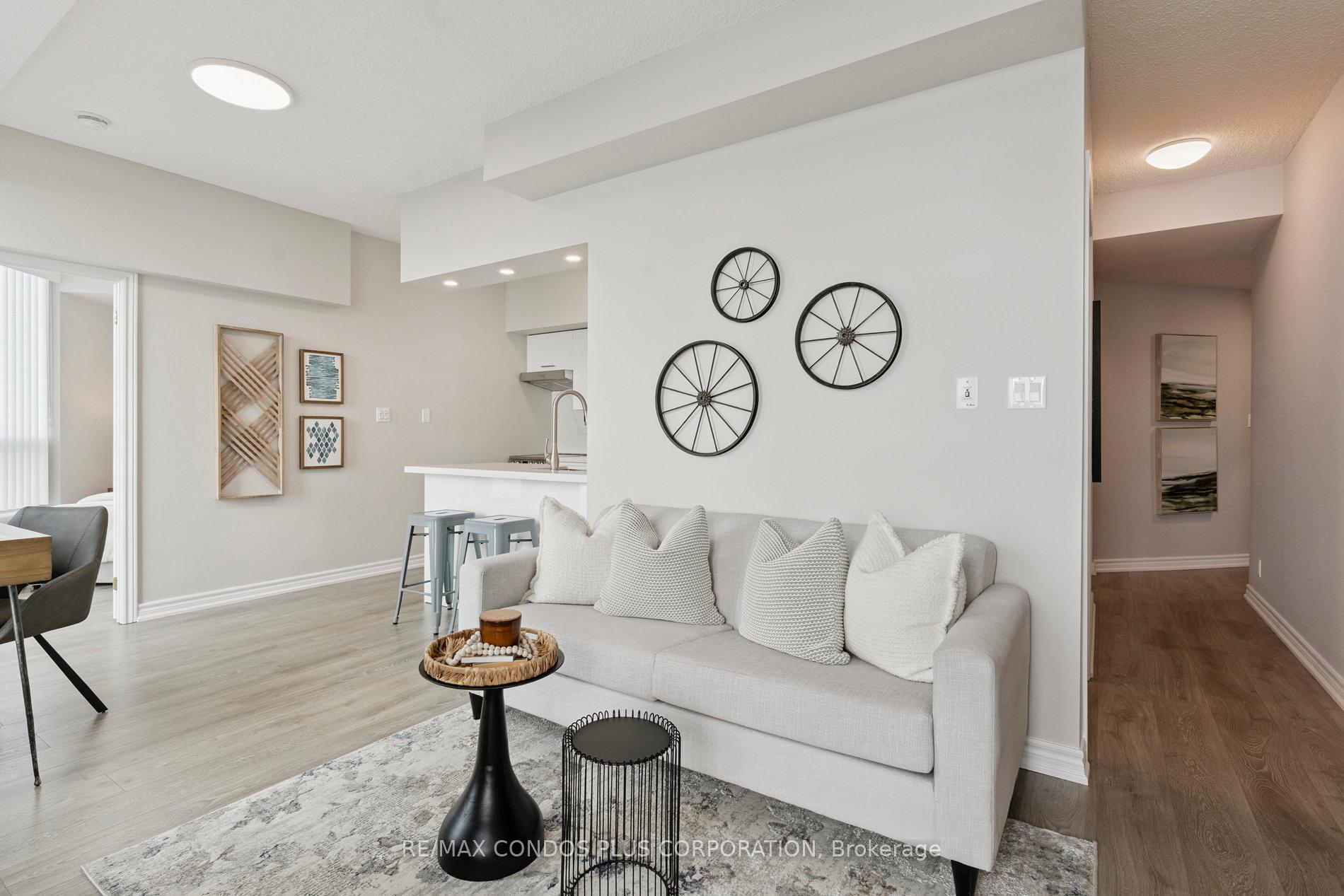 1221 - 230 Queens Quay W, Toronto, ON M5J 2Y7