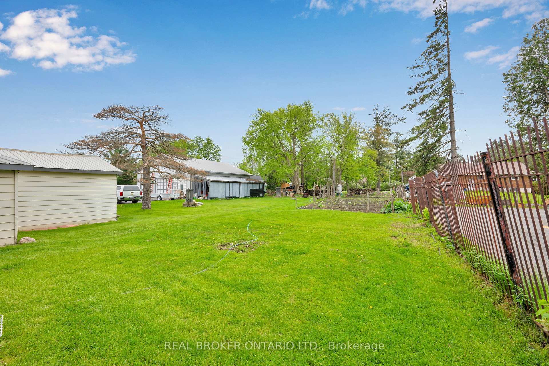 1229 Colonial Road, Orleans - Cumberland and Area, ON K4B 1N2