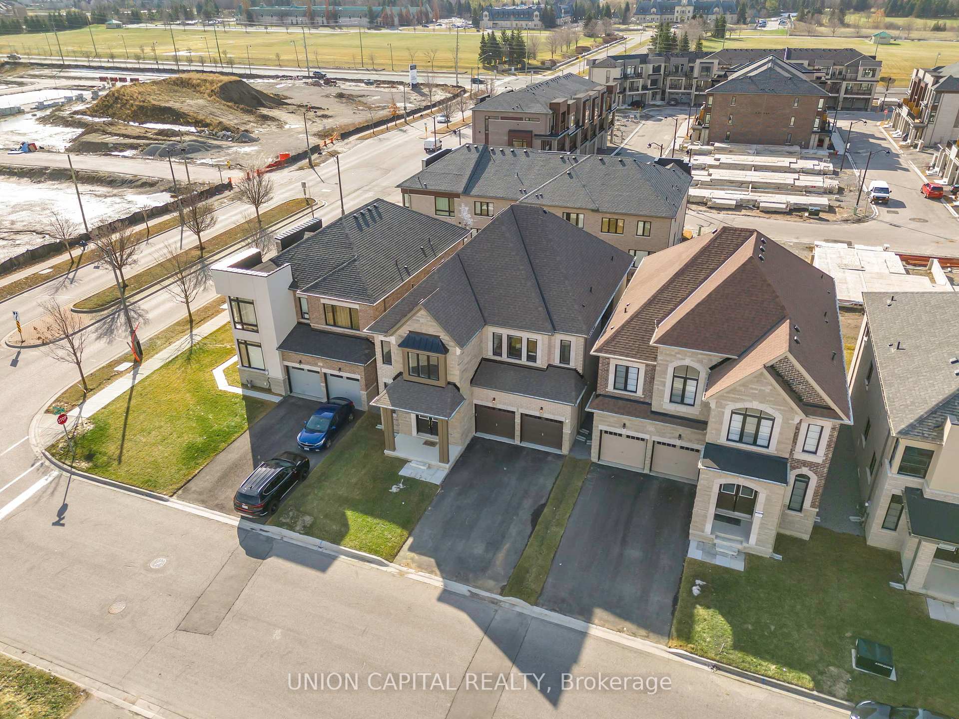 123 Halldorson Avenue, Aurora, ON L4G 7B6