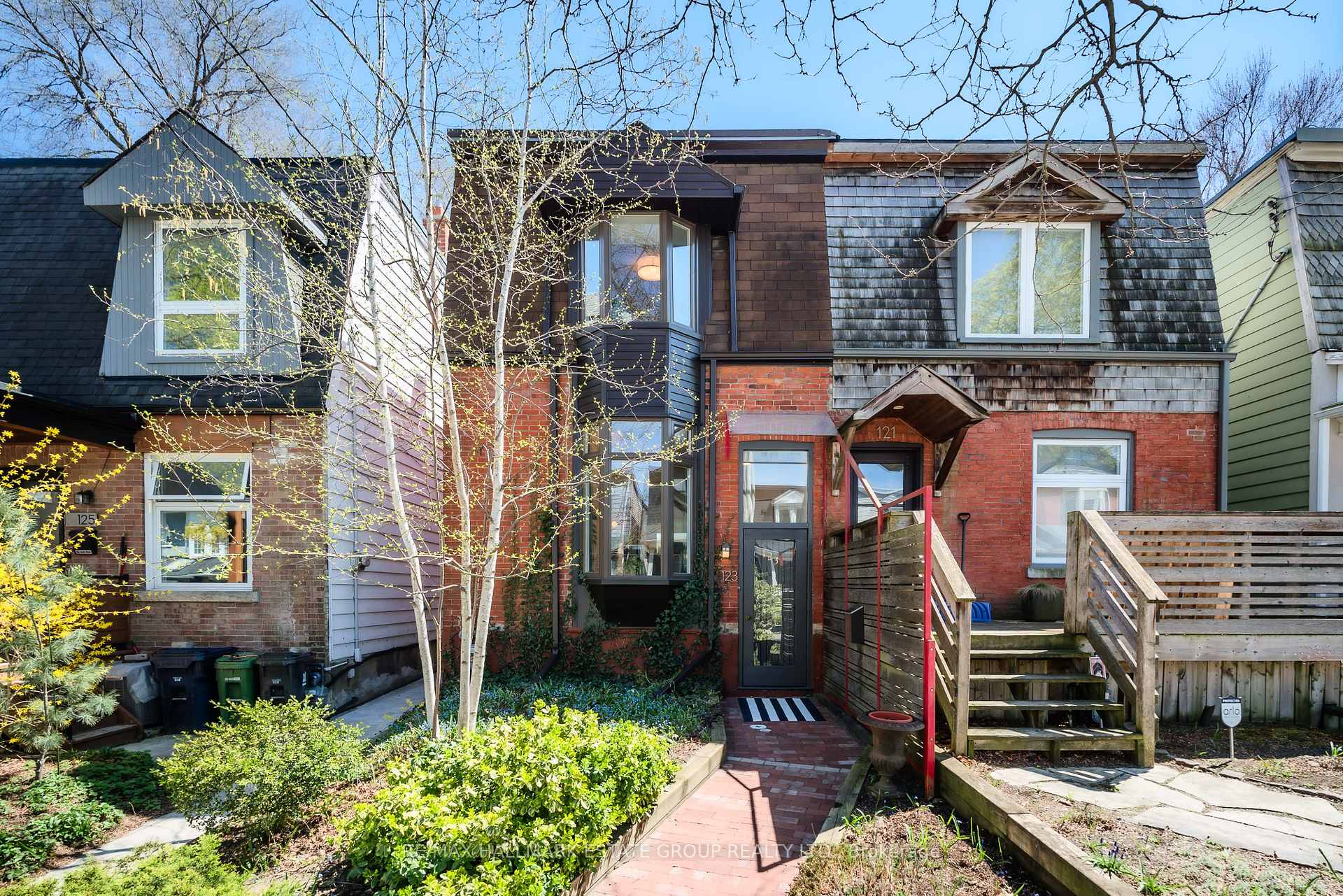 123 Withrow Avenue, Toronto, ON M4K 1C8