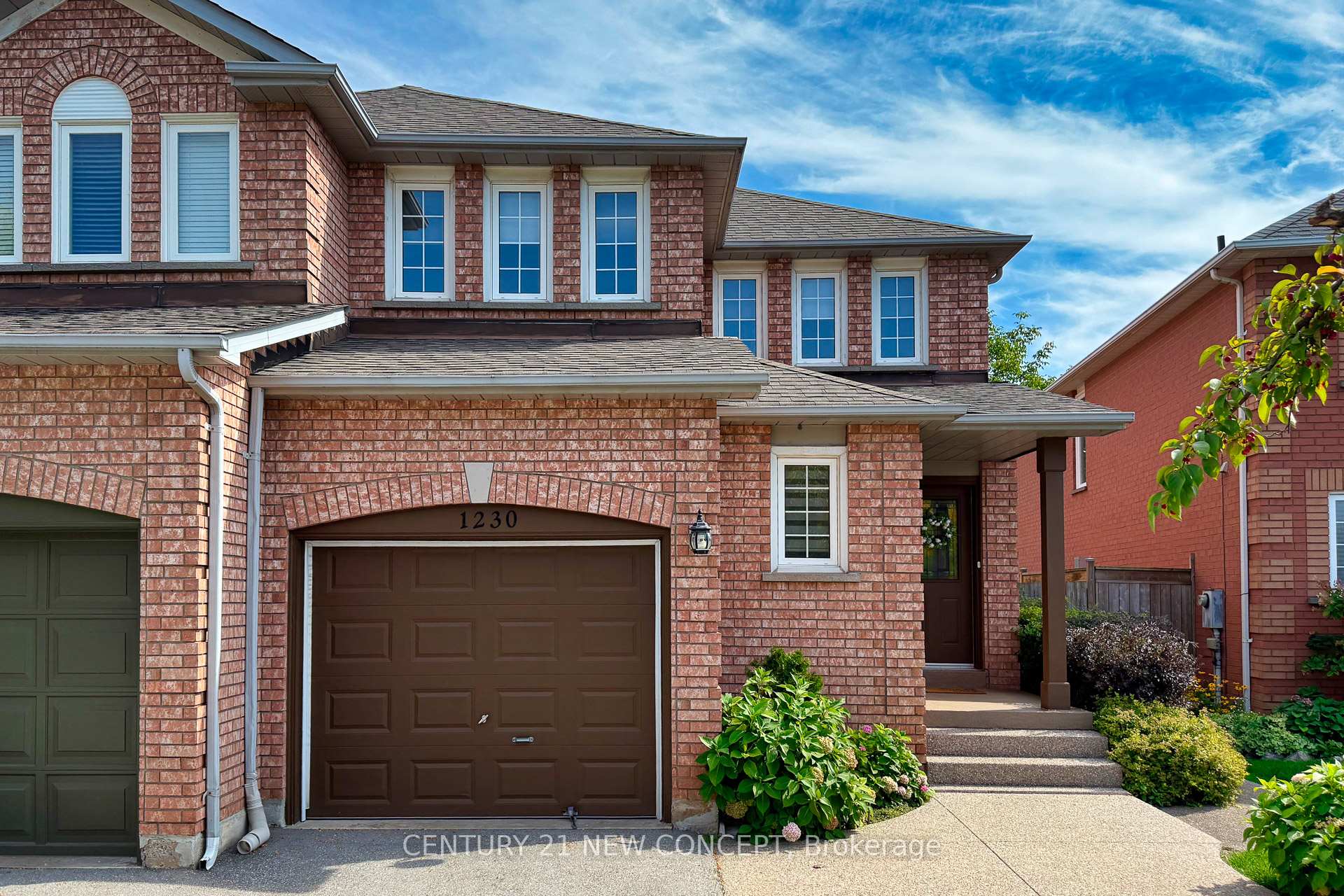 1230 Old Oak Drive, Oakville, ON L6M 3K6