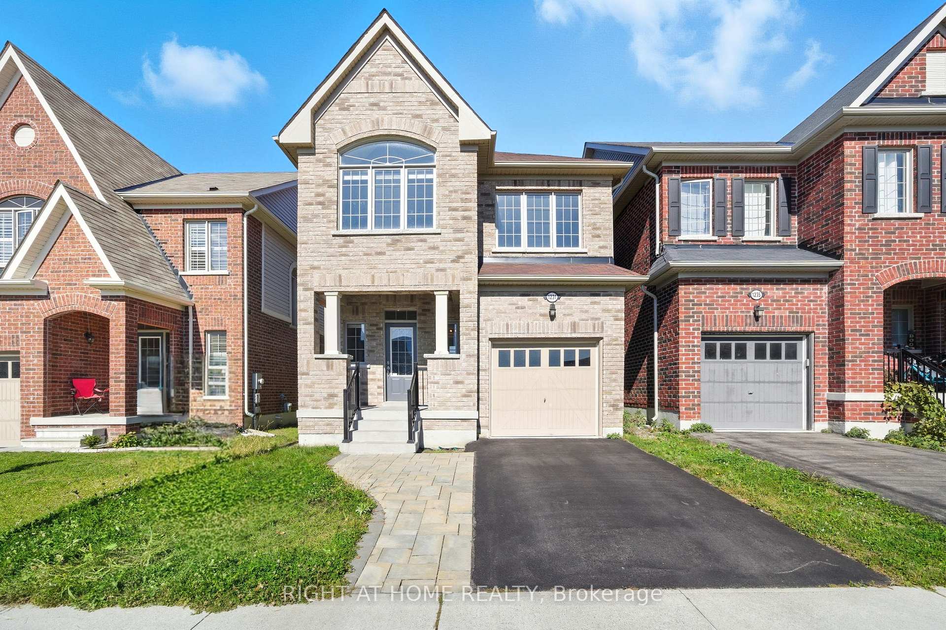 1231 Graham Clapp Avenue, Oshawa, ON L1H 8L7