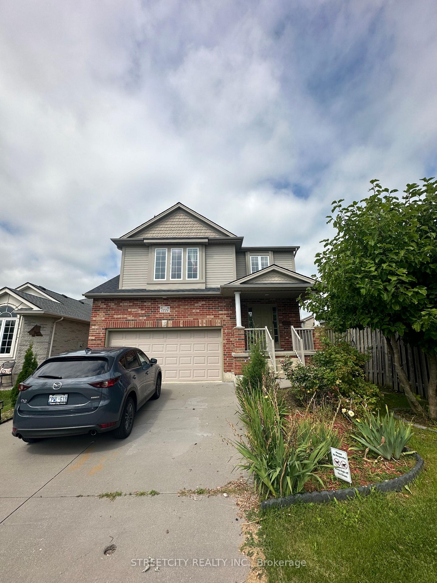 1234 South Wenige Drive, London North, ON N5X 4M3