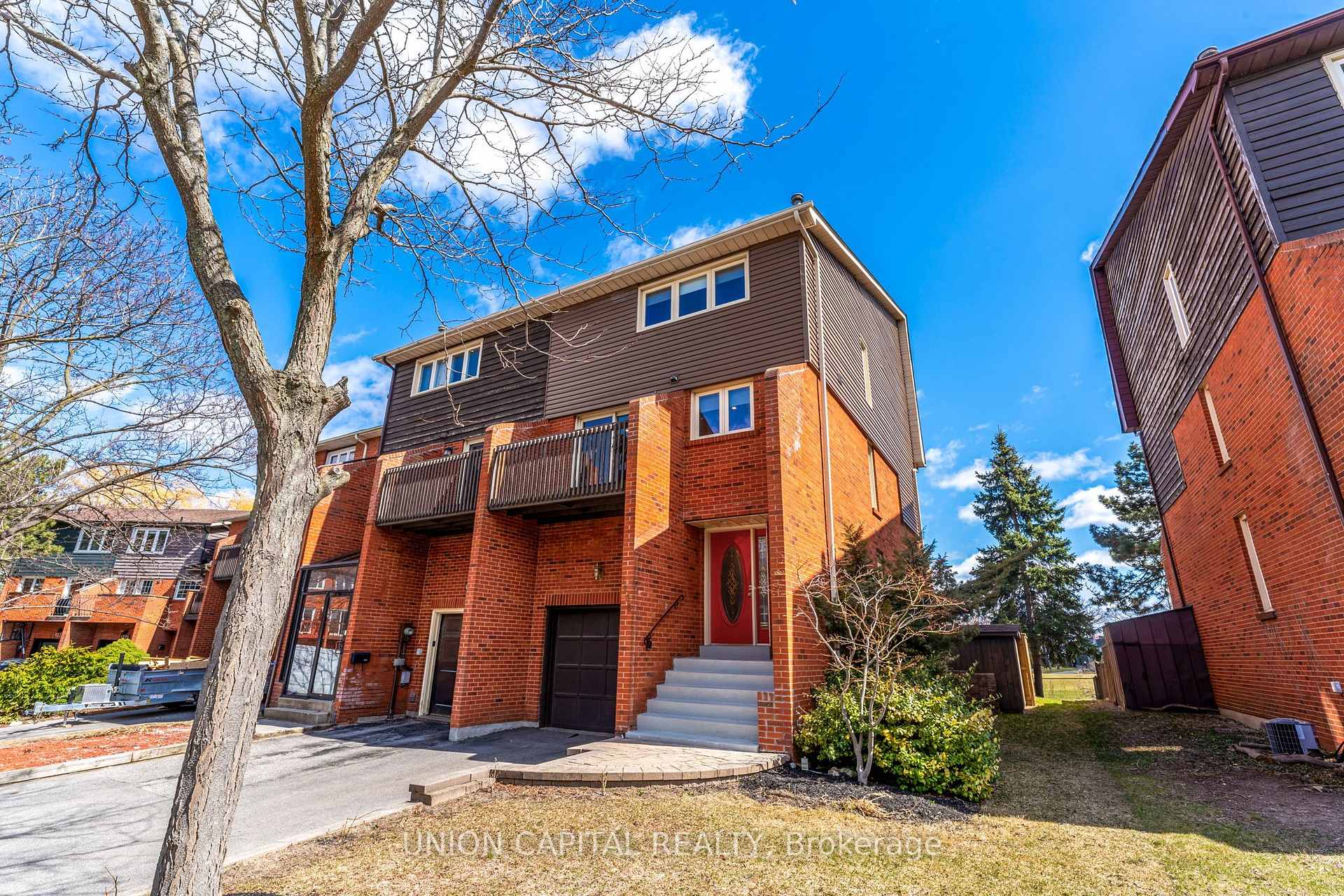 1238 Cornerbrook Place, Mississauga, ON L5C 3J4