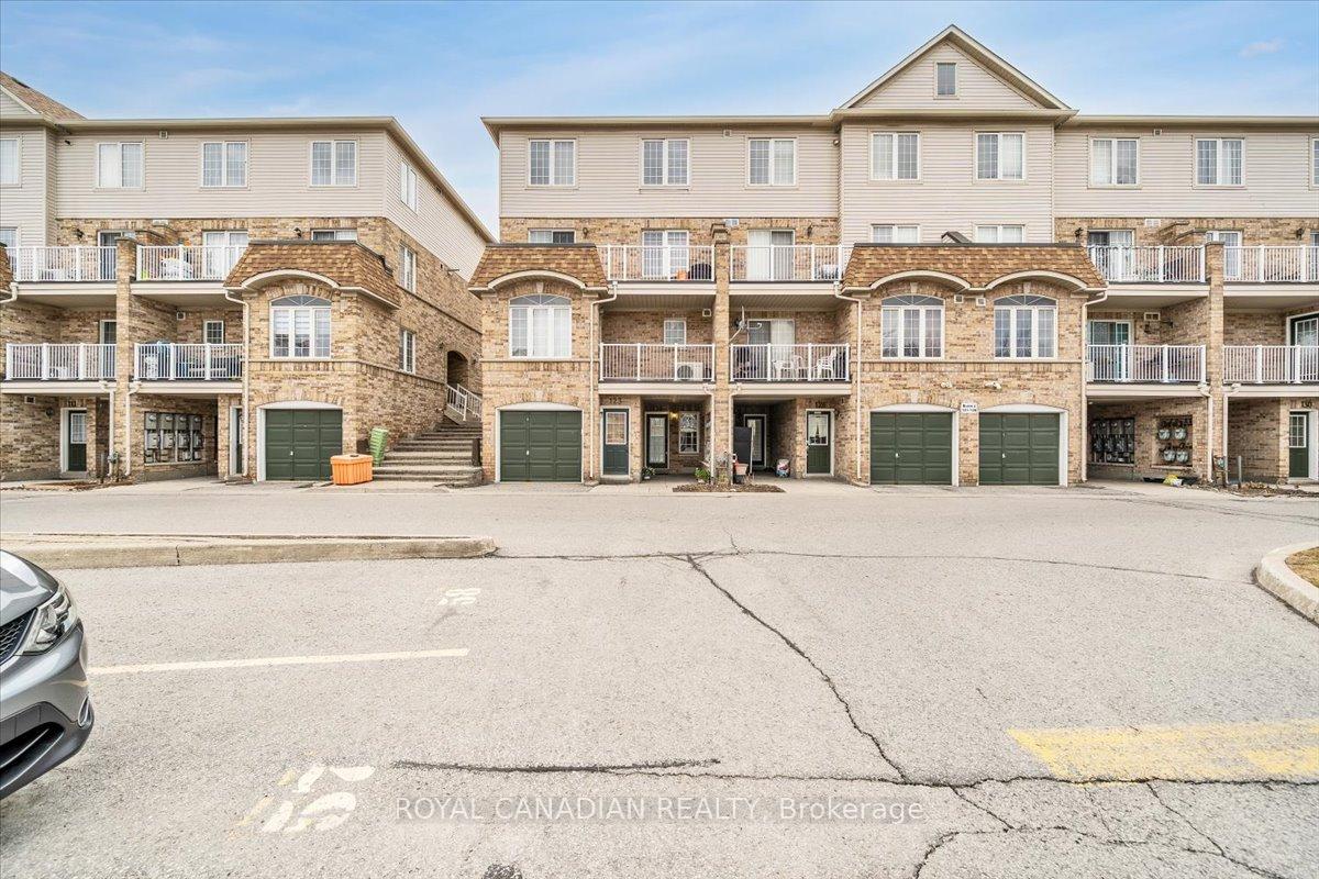 124 - 200 Mclevin Avenue, Toronto, ON M1B 6C9