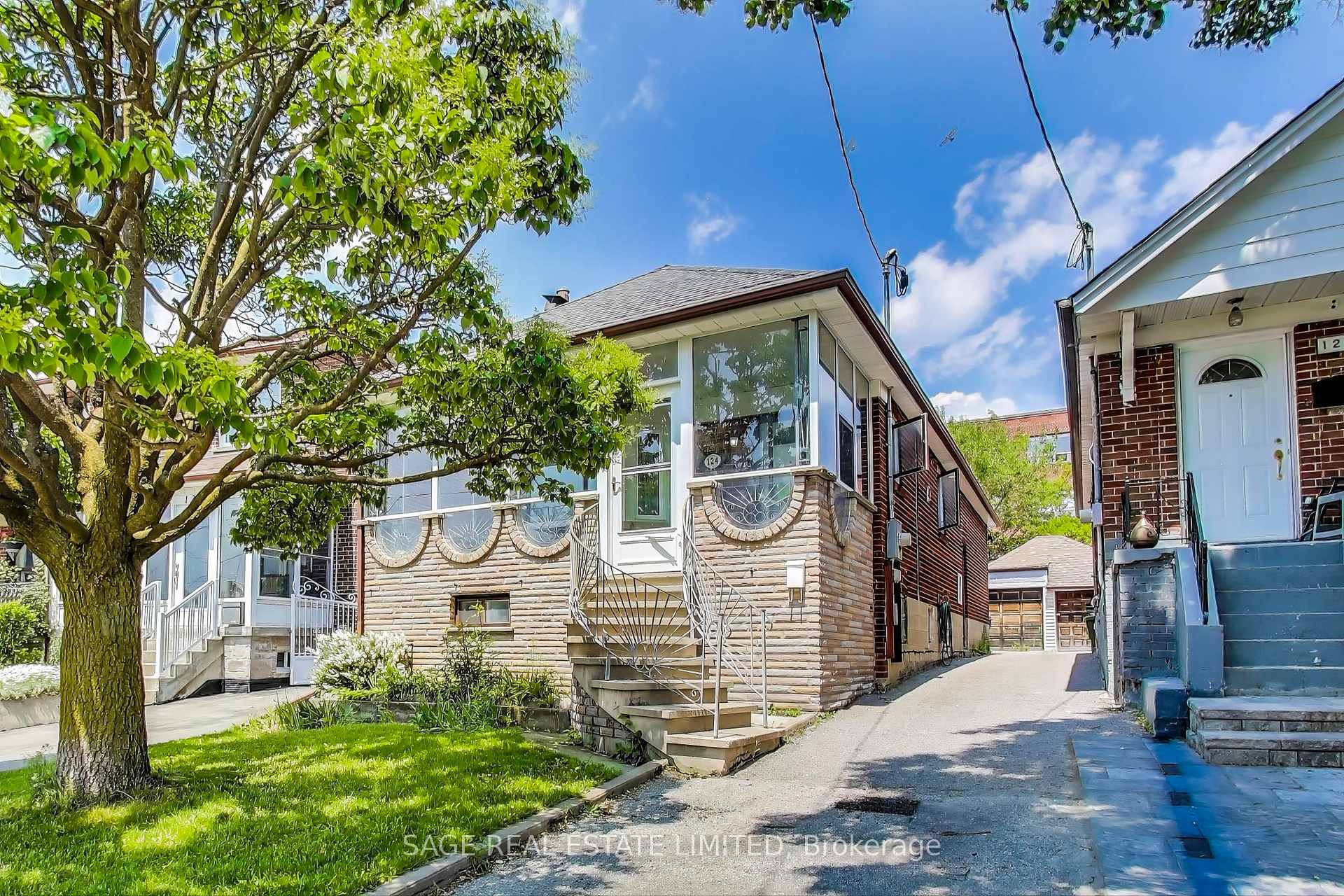 124 Branstone Road, Toronto, ON M6E 4E5