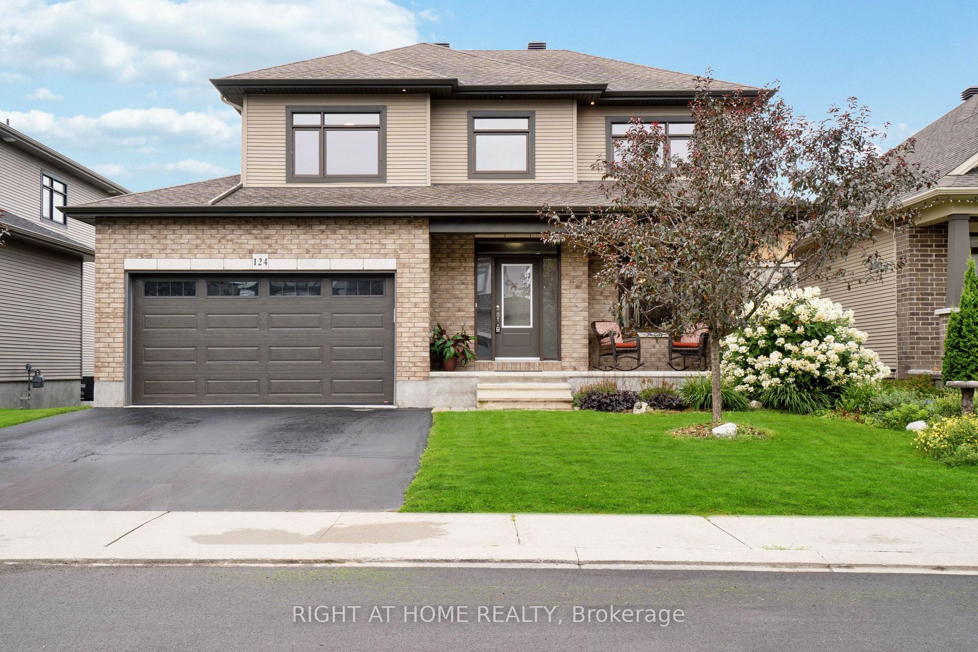 124 Dulmage Crescent, Carleton Place, ON K7C 0E6