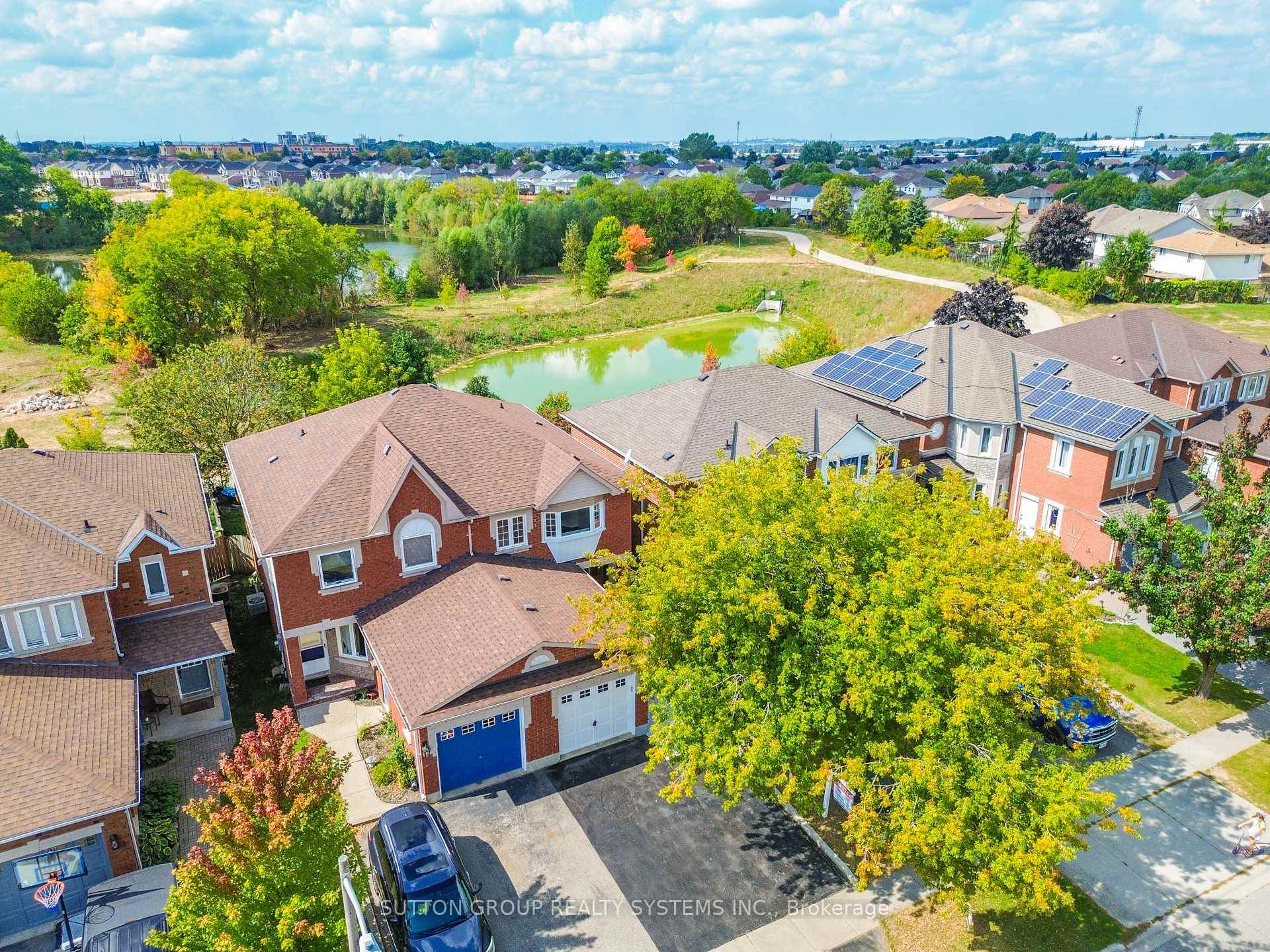 124 Essex Point Drive, Cambridge, ON N1T 1W6