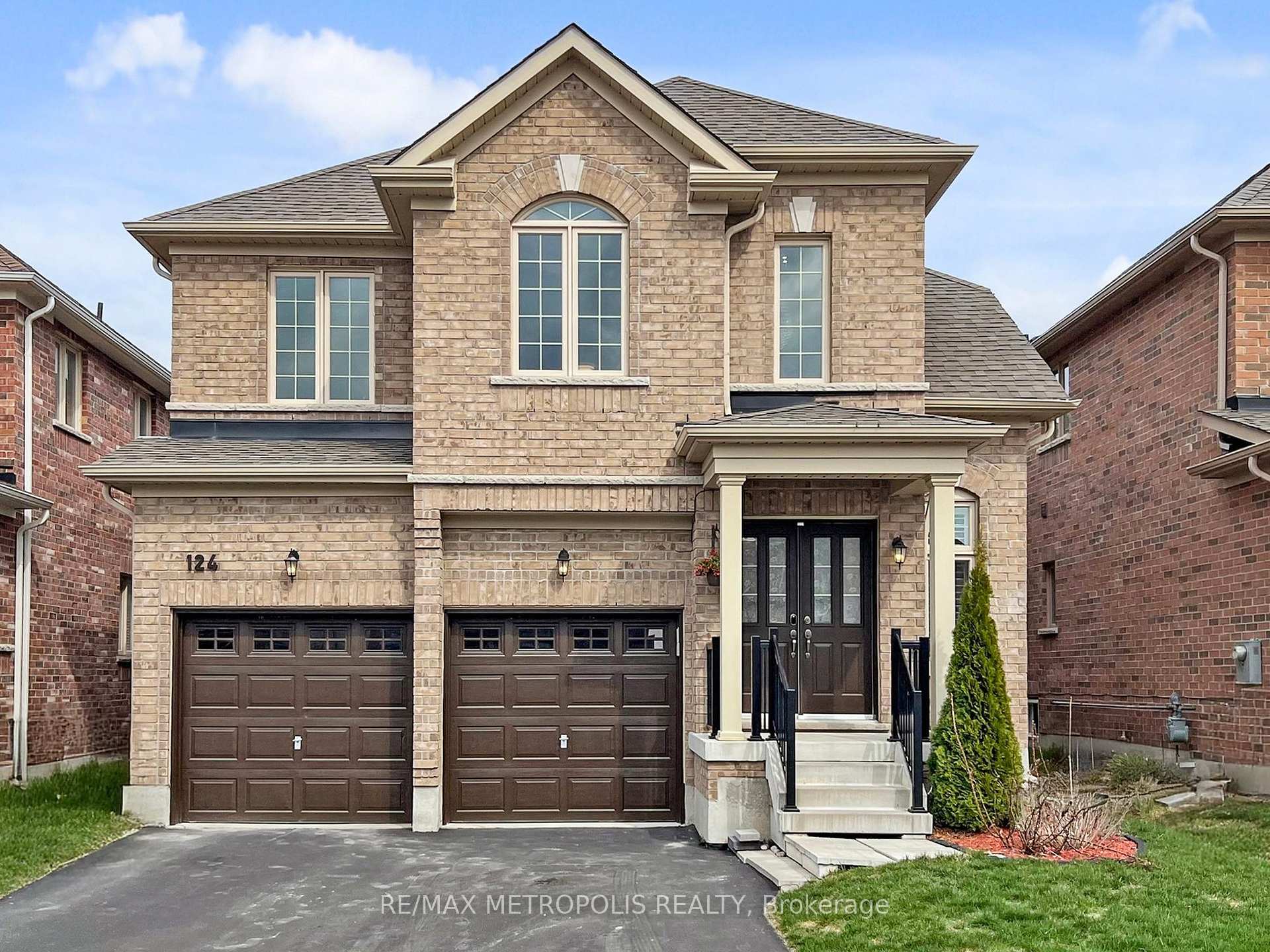 124 Milby Crescent, Bradford West Gwillimbury, ON L3Z 0X8