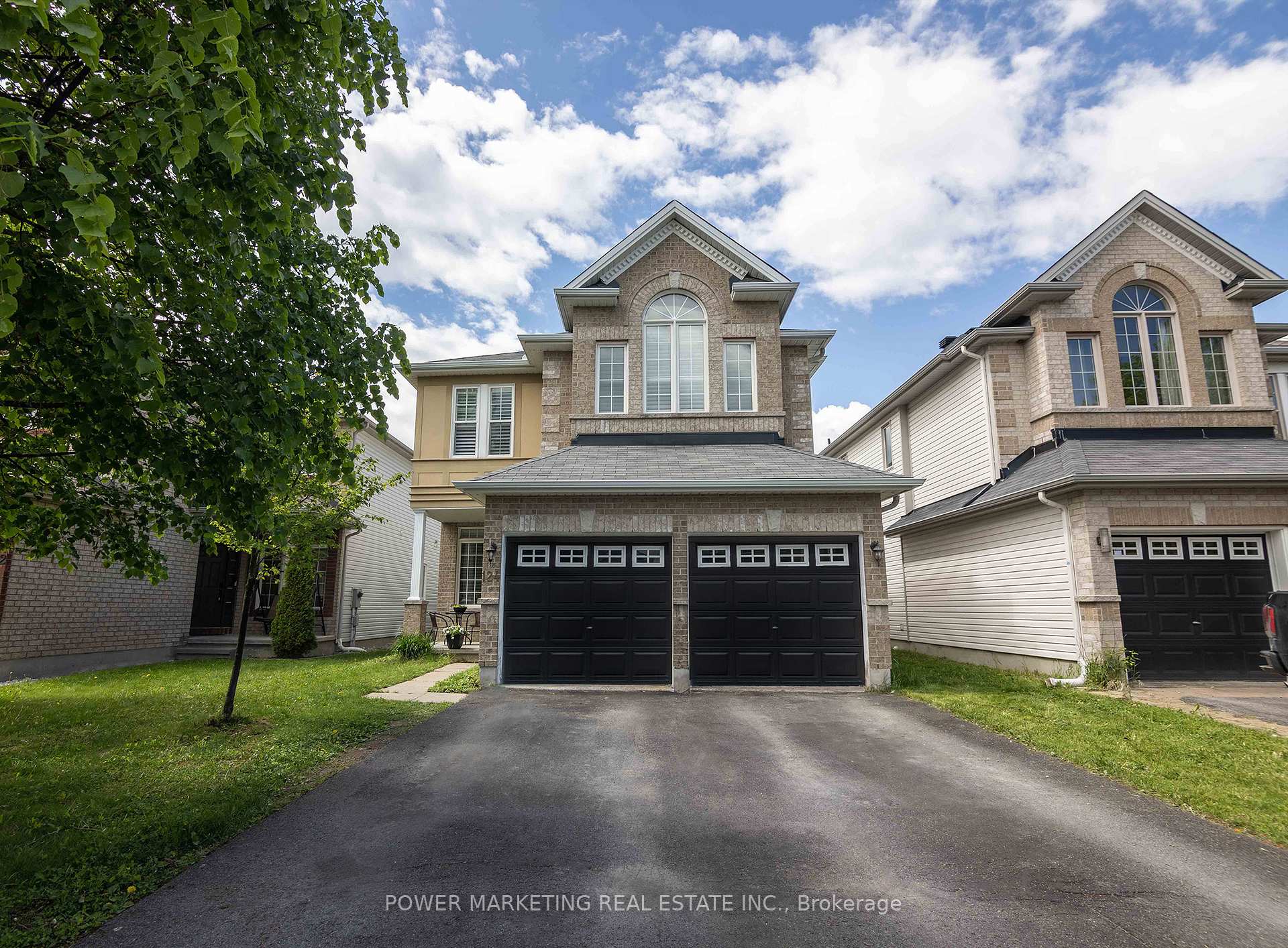 124 Strathcarron Crescent, Kanata, ON K2K 0C7
