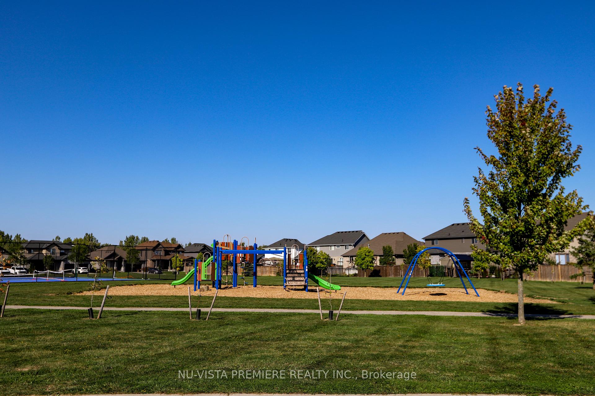 124 Watts Drive, Lucan Biddulph, ON N0M 2J0