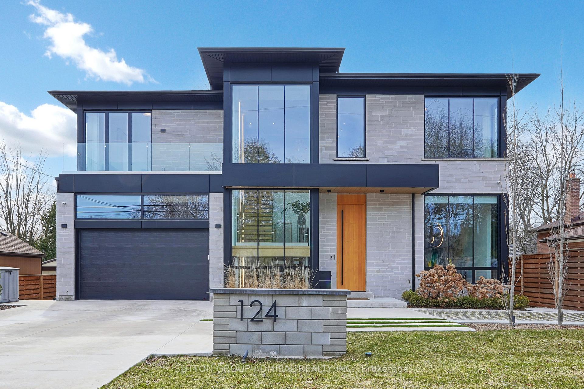 124 Wood Lane, Richmond Hill, ON L4C 4W1