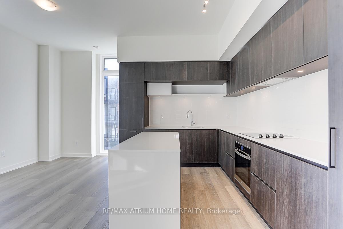 1240 - 10 David Eyer Road, Richmond Hill, ON L4S 0N3