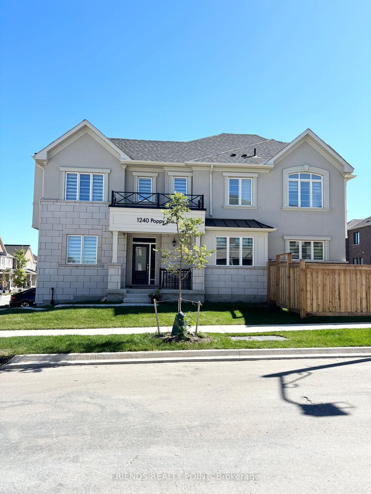 1240 Poppy Gardens, Oakville, ON L6H 7Y5