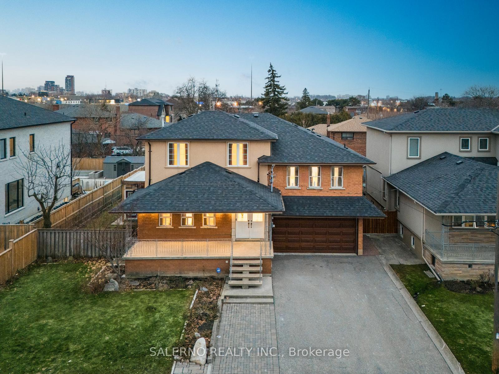 125 Anthony Road, Toronto, ON M3K 1B7