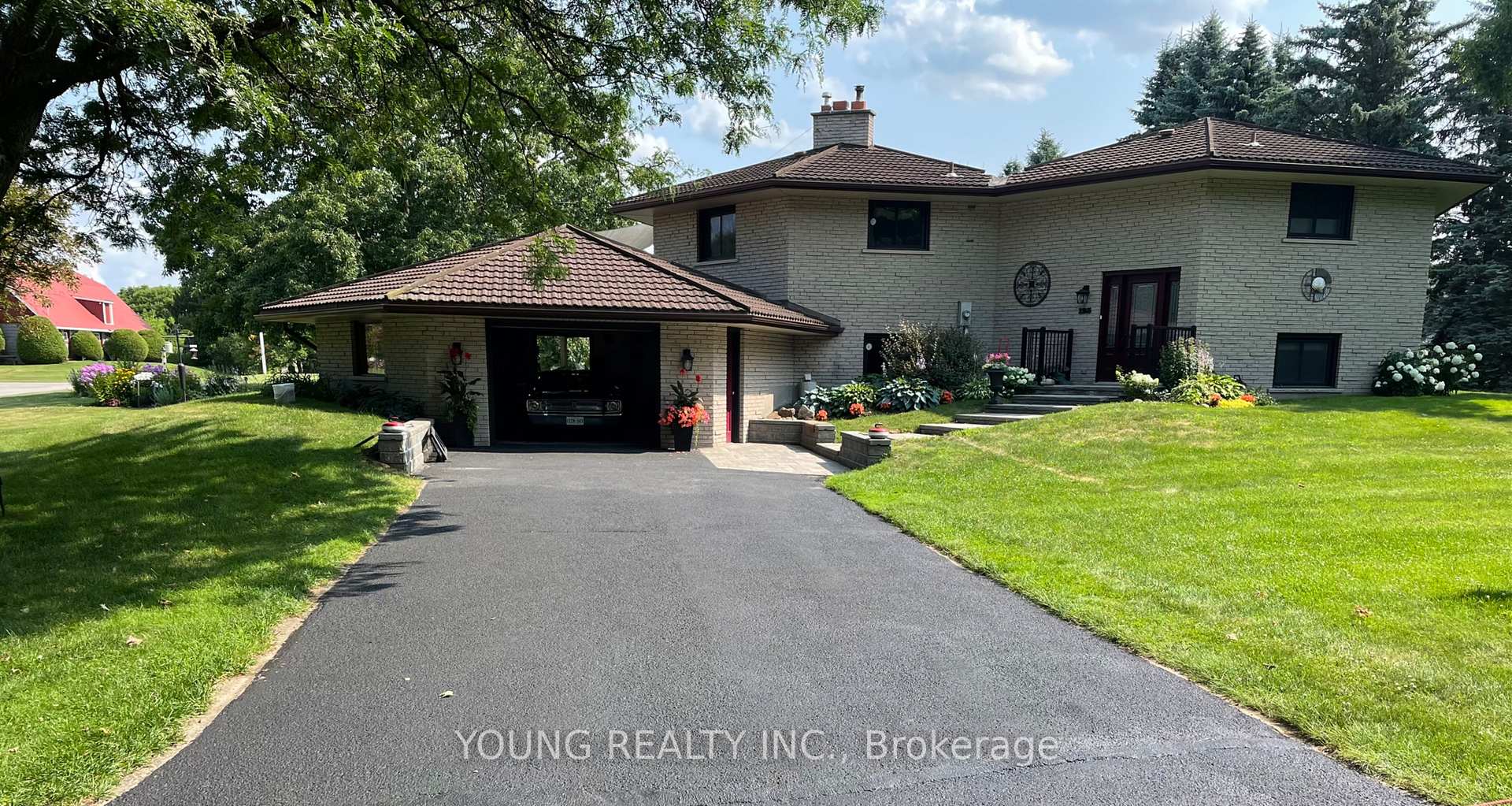 125 Cousins Drive E, Aurora, ON L4G 7B3