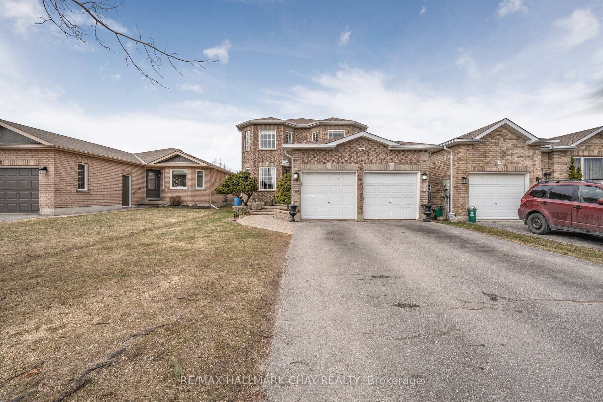 125 Monique Crescent, Barrie, ON L4M 6Y5