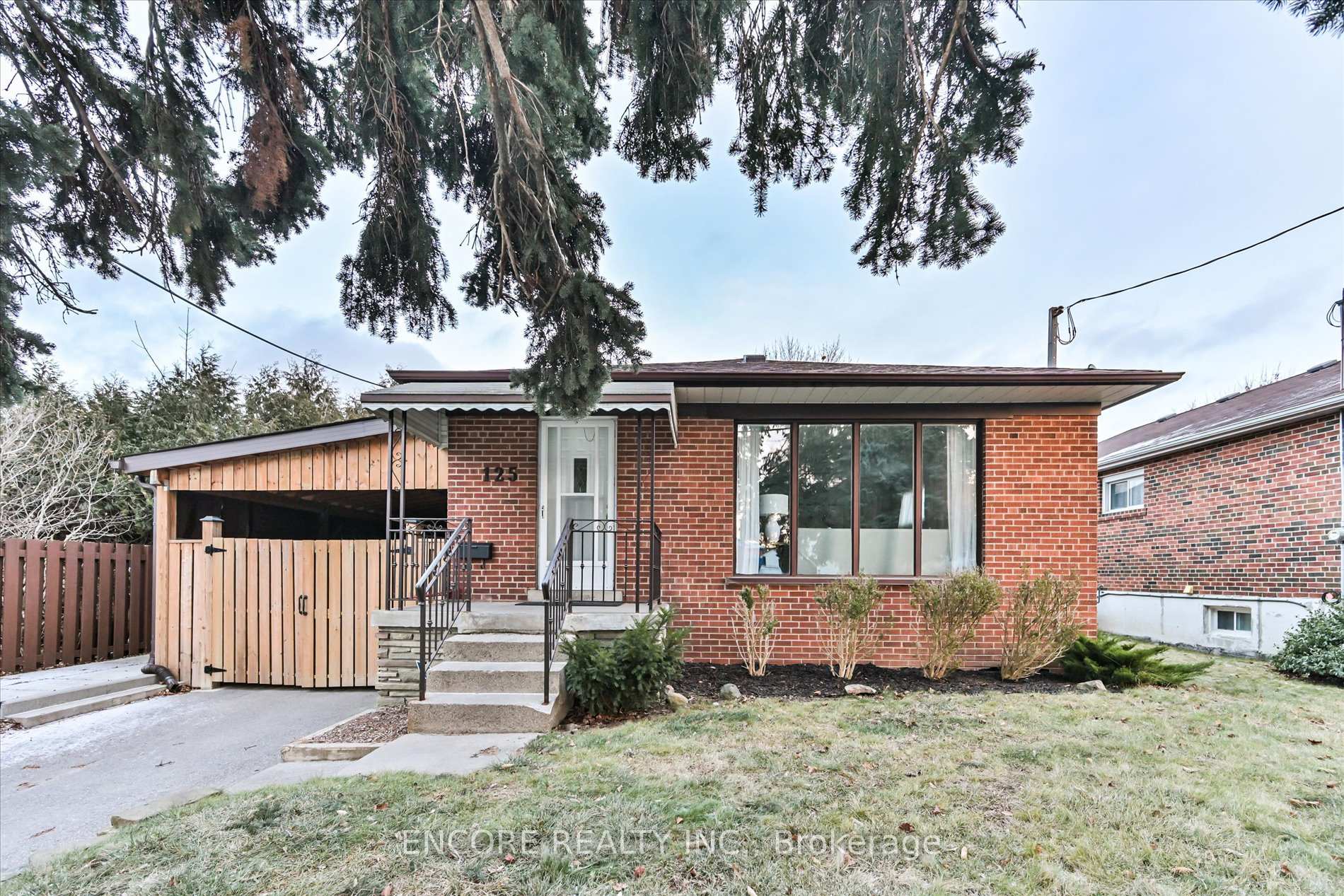125 Talmage Avenue, Richmond Hill, ON L4C 3J9