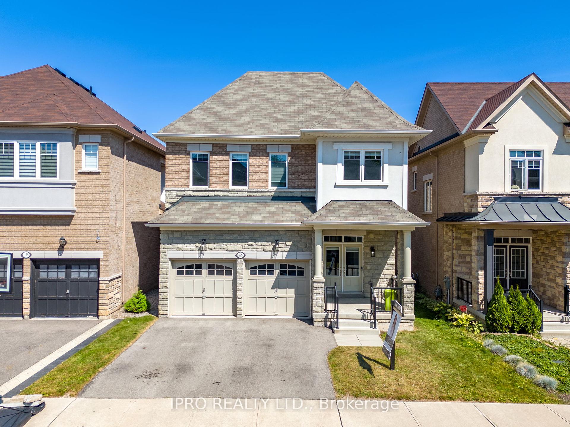 125 Waterview Common Court, Oakville, ON L6L 0E7