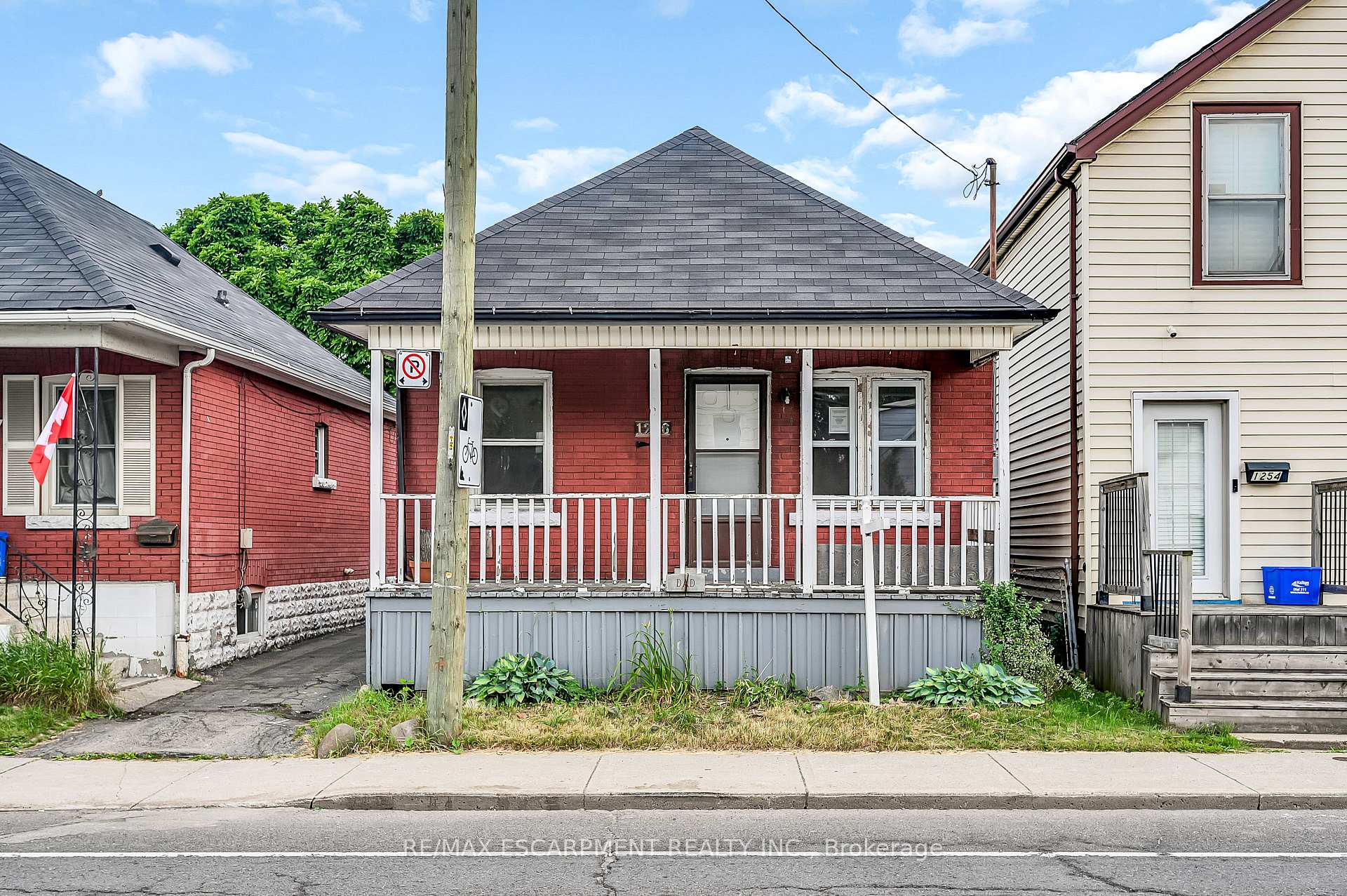 1256 Cannon Street E, Hamilton, ON L8H 1V3