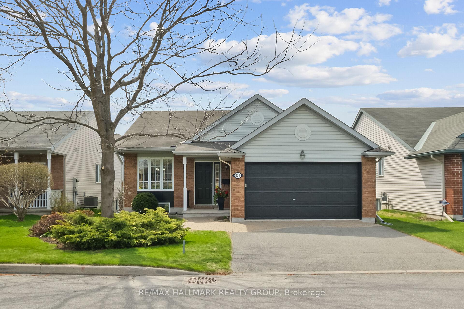 126 Grandpark Circle, Hunt Club - South Keys and Area, ON K1G 6R5