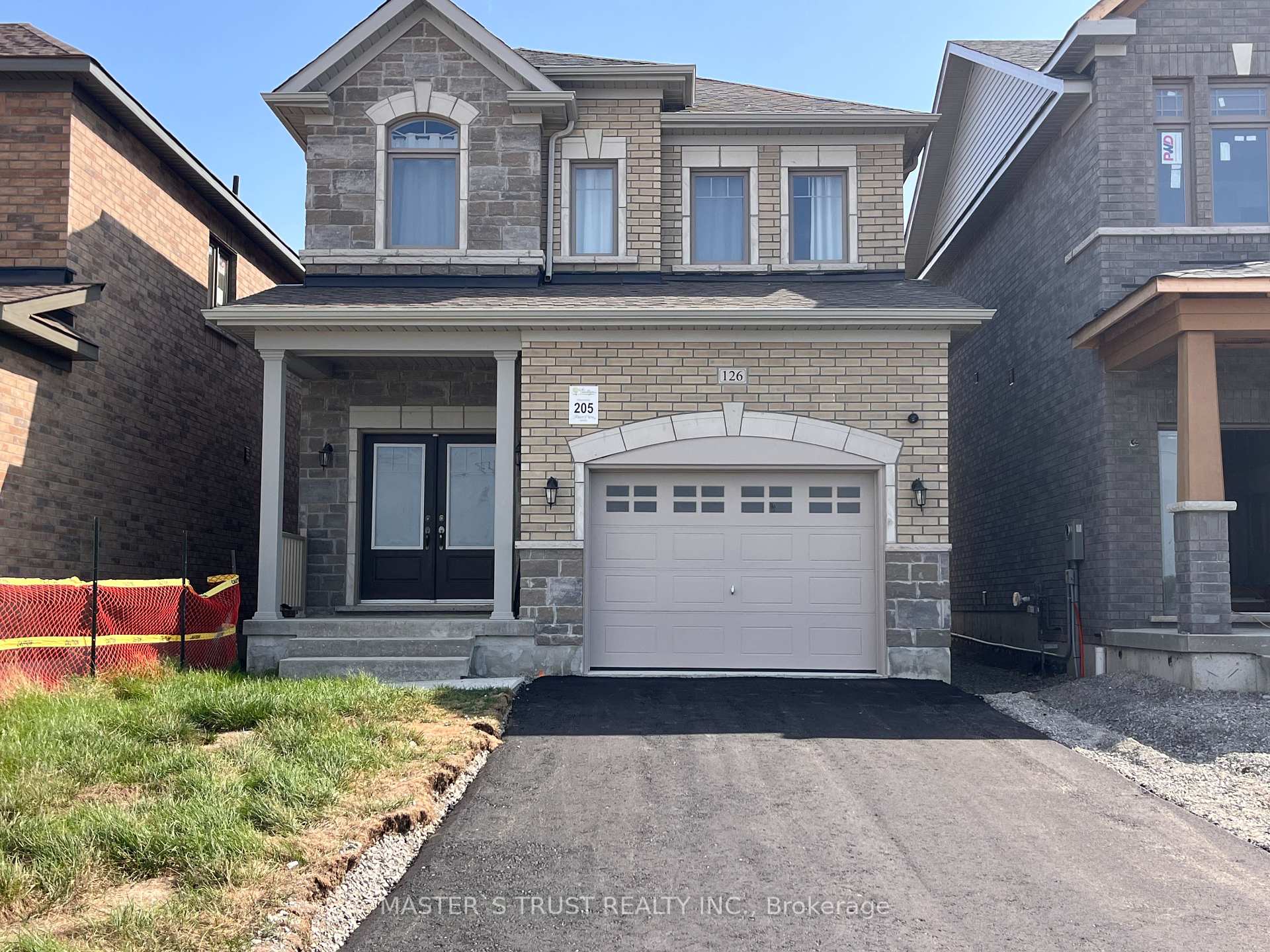 126 Lorne Thomas Place, New Tecumseth, ON L9R 0V8