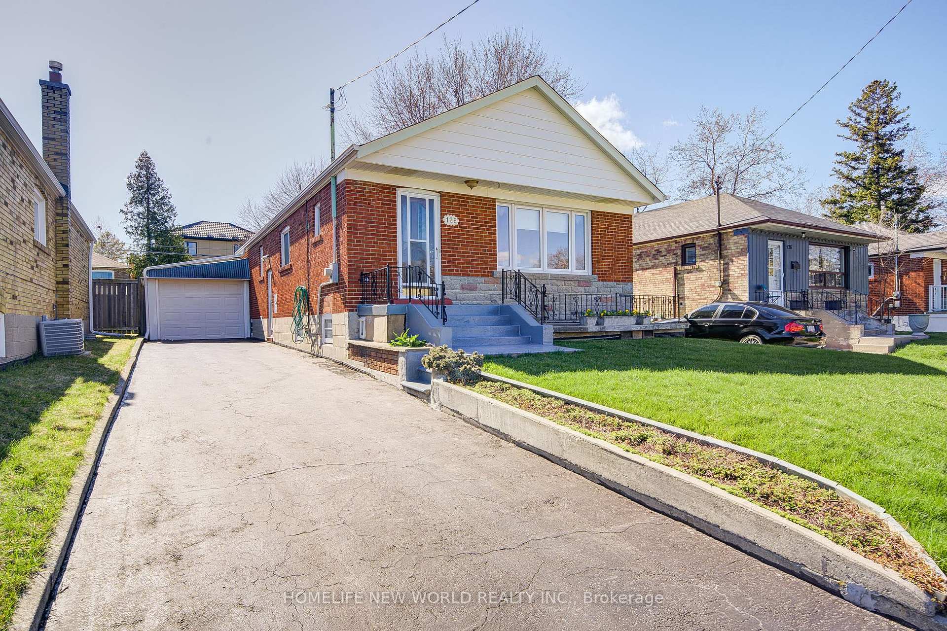 126 Portsdown Road, Toronto, ON M1P 1V5