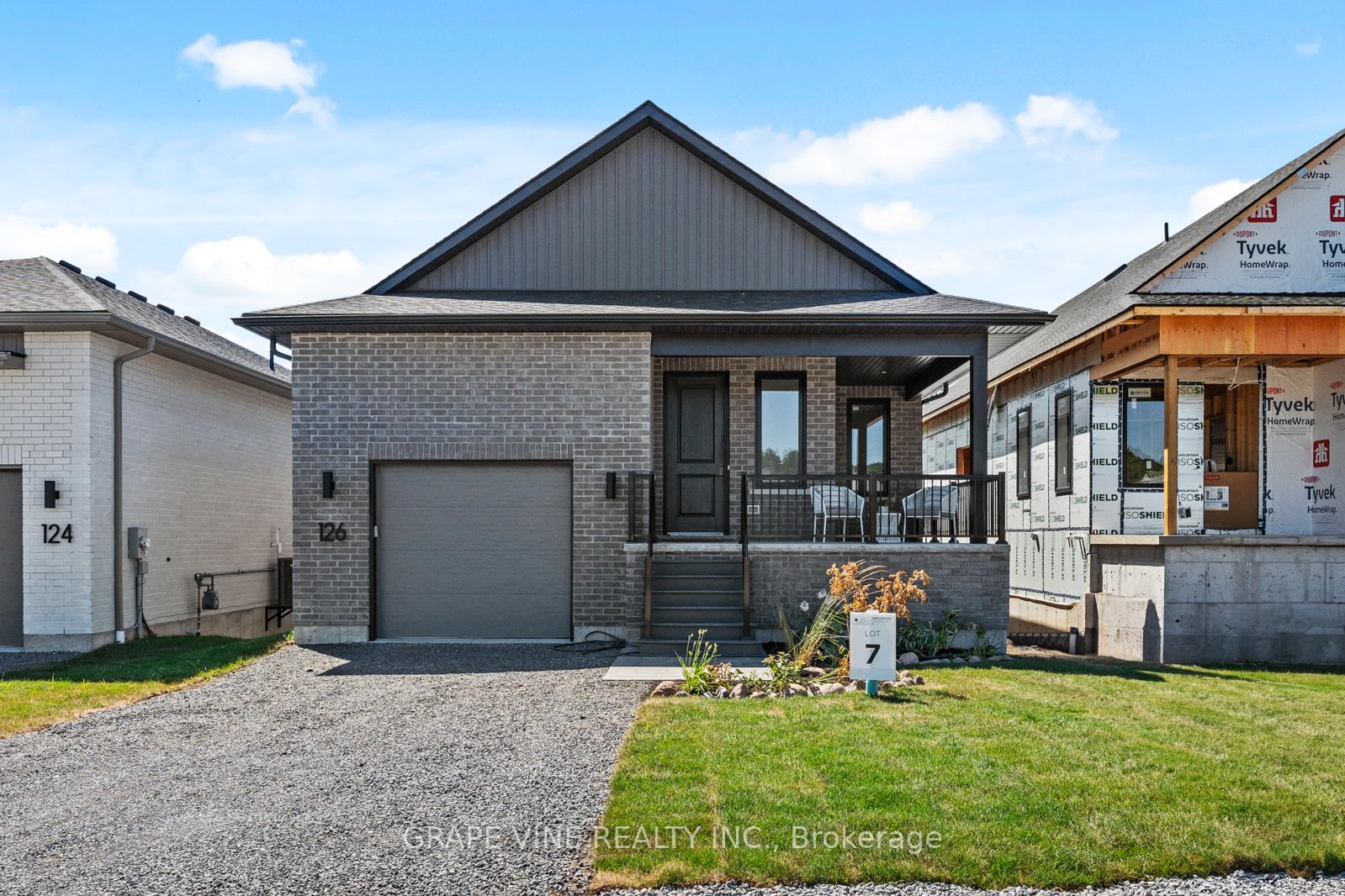 126 Royal Gala Drive, Brighton, ON K0K 1H0