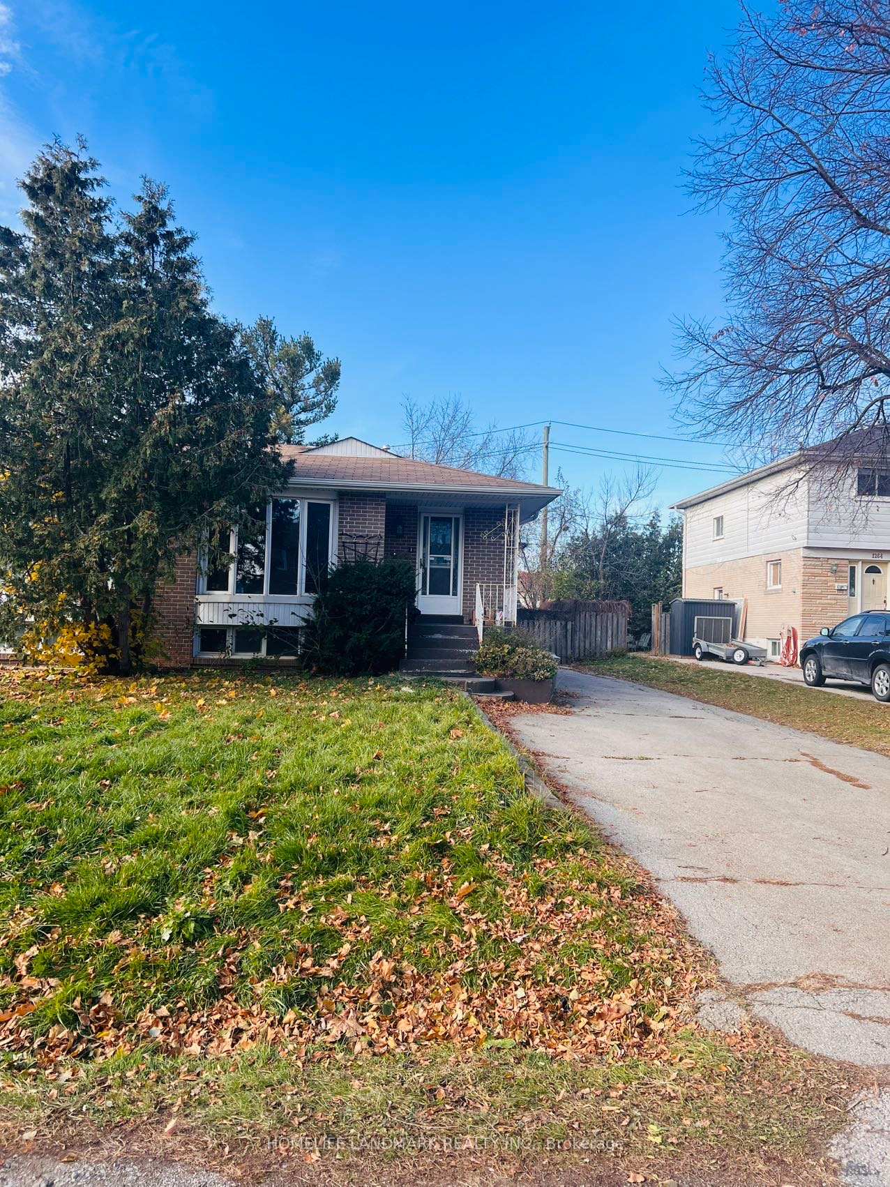 1262 Napier Crescent, Oakville, ON L6H 2A4