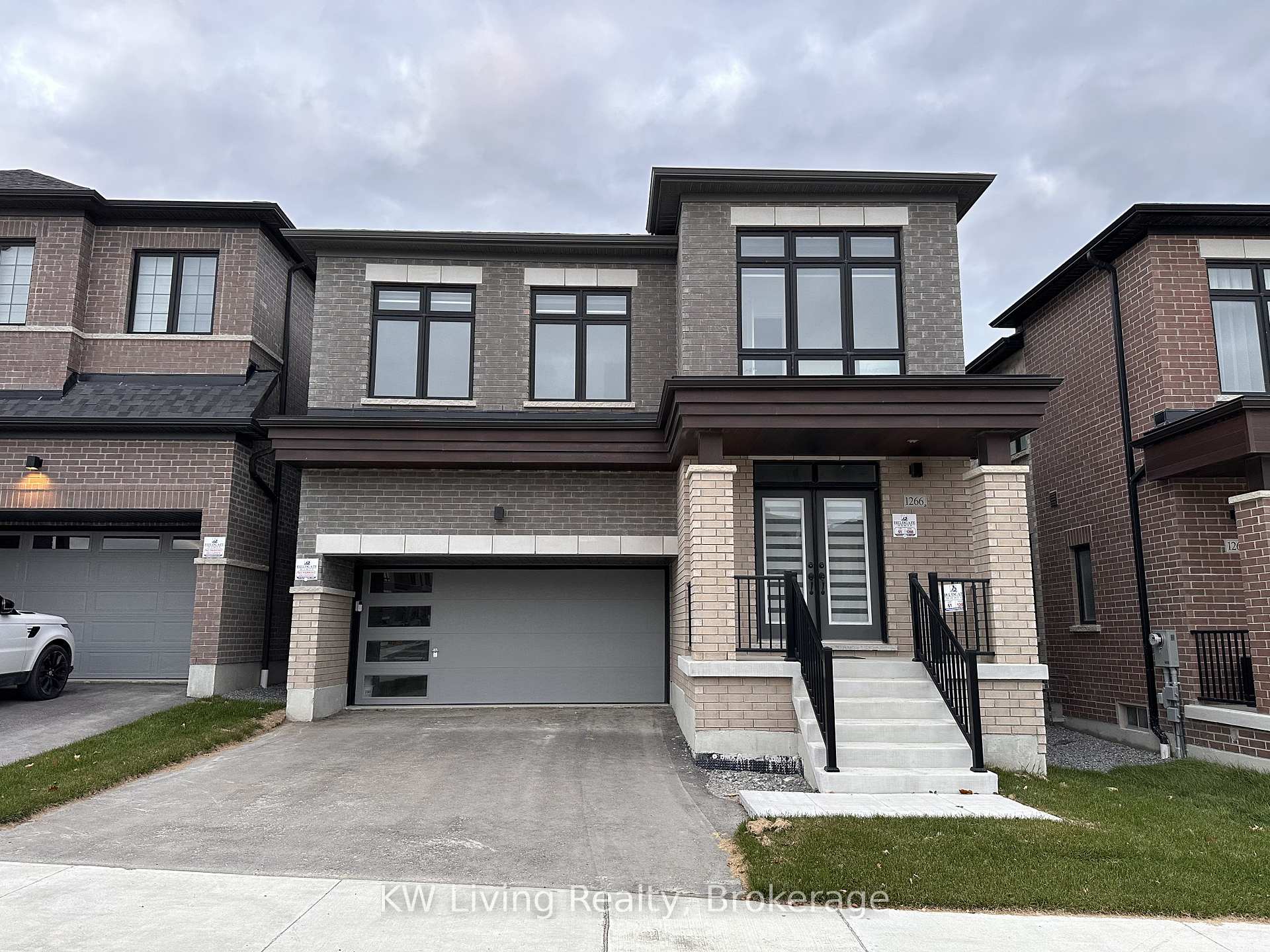 1266 Talisman Manor, Pickering, ON L1V 2P8