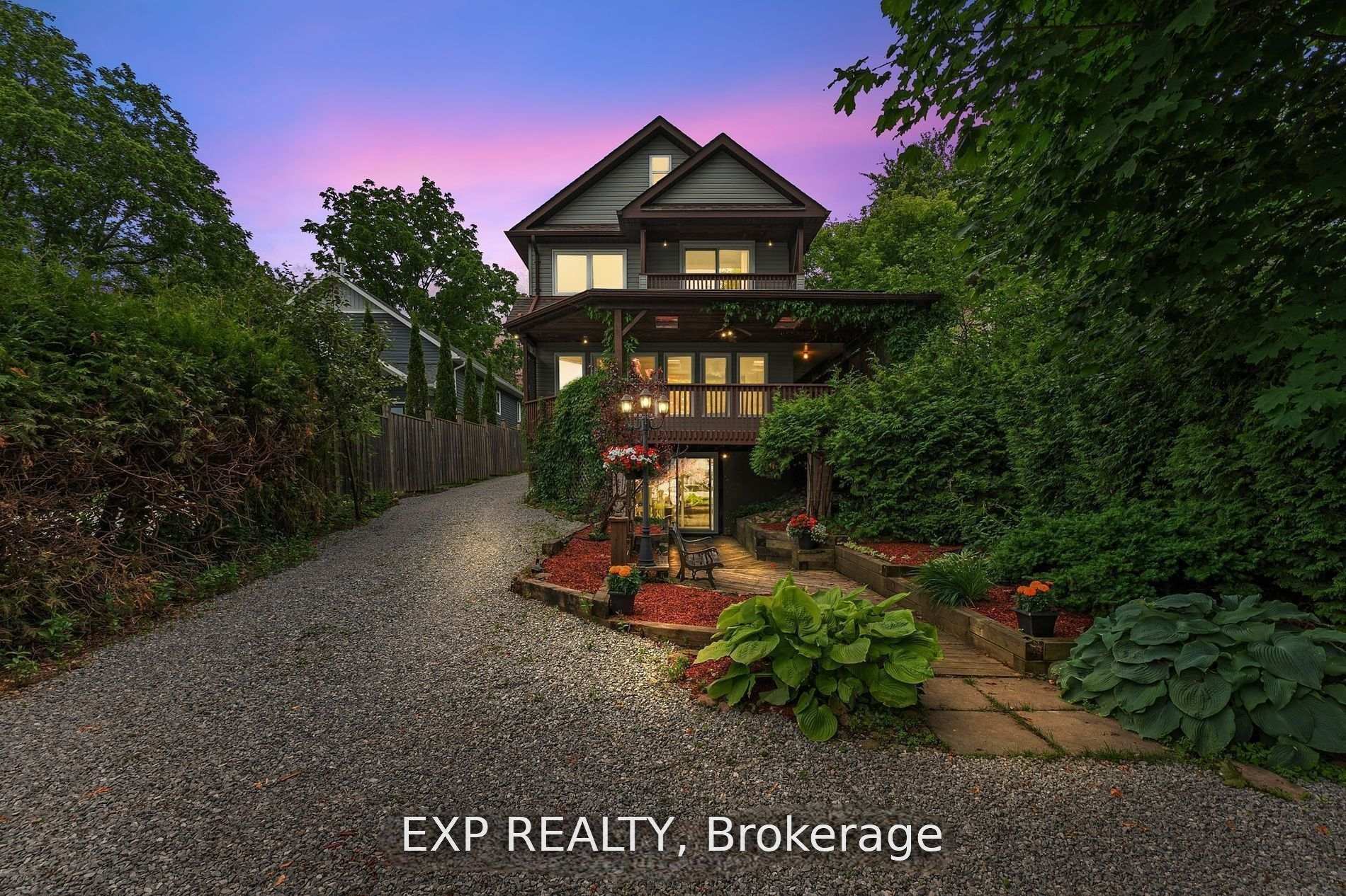 127 Lake Drive N, Georgina, ON L4P 3C8