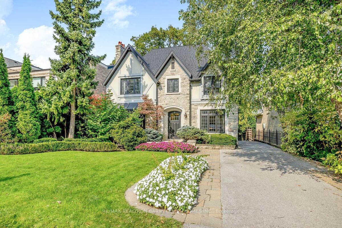 128 Rochester Avenue, Toronto, ON M4N 1P1