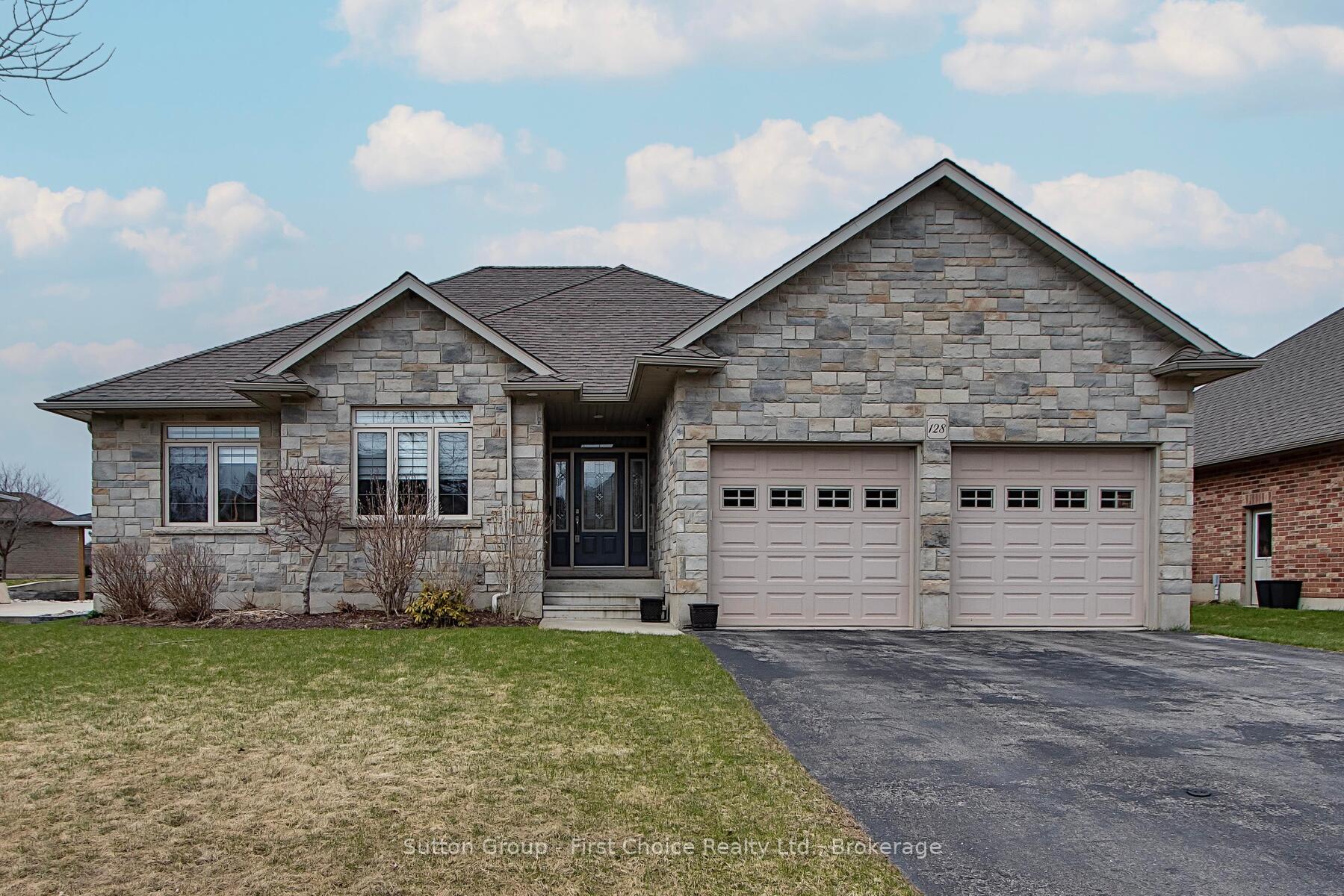 128 Sir Adam Beck Road, Stratford, ON N5A 8C2