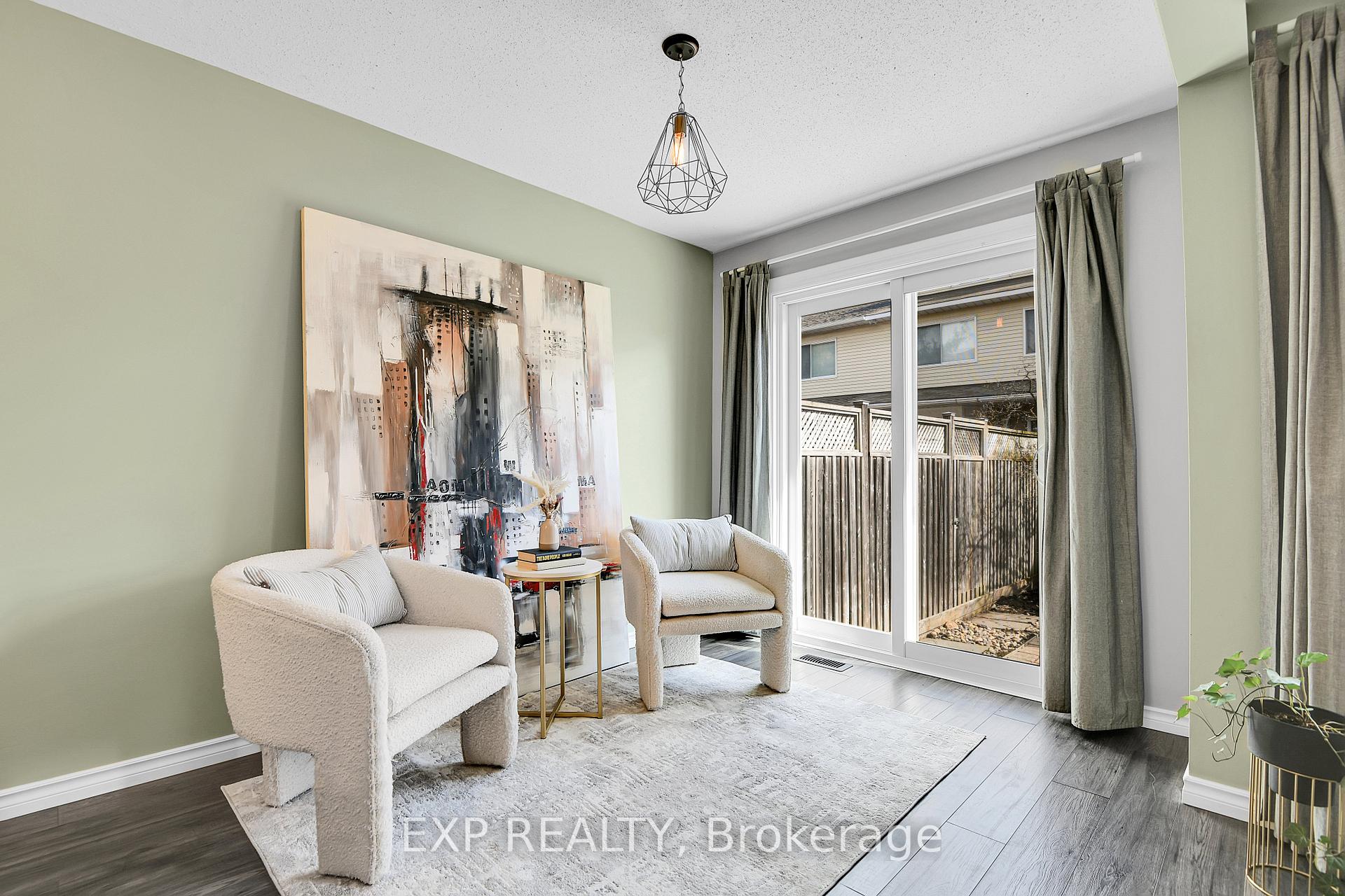 128 Southport Drive, Hunt Club - South Keys and Area, ON K1T 3P5