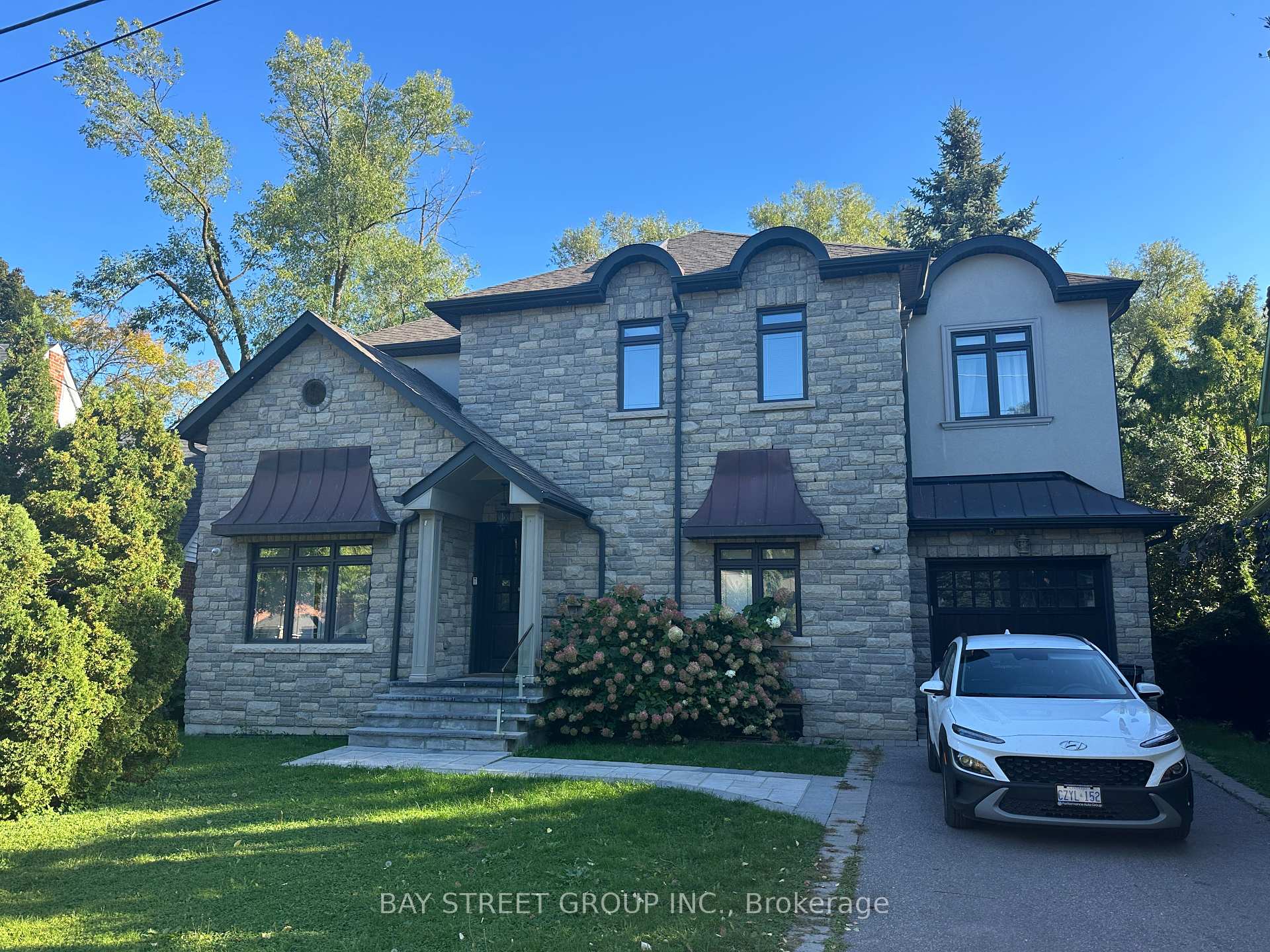 128 Thompson Avenue, Toronto, ON M8Z 3V2