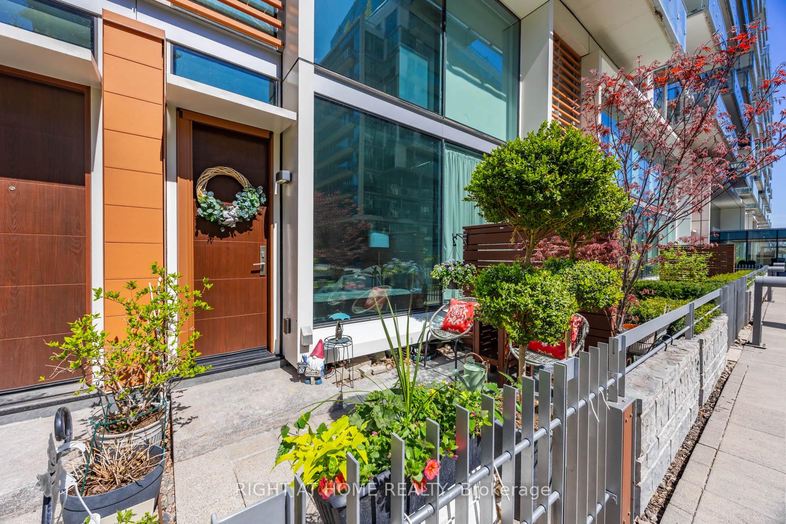 129 - 39 Queens Quay E, Toronto, ON M5E 0A5