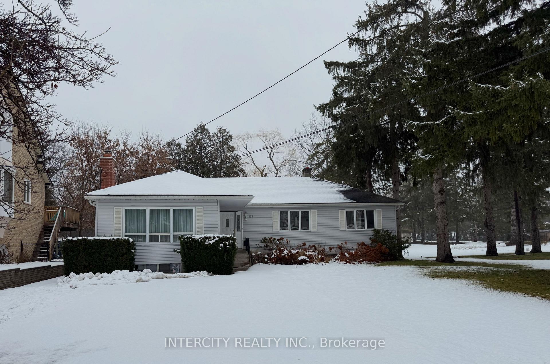129 Clarence Street, Vaughan, ON L4L 1L4