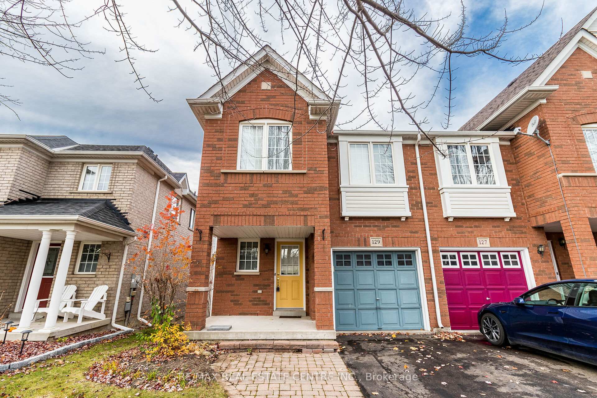 129 Hartford Crescent, Newmarket, ON L3X 2Z4