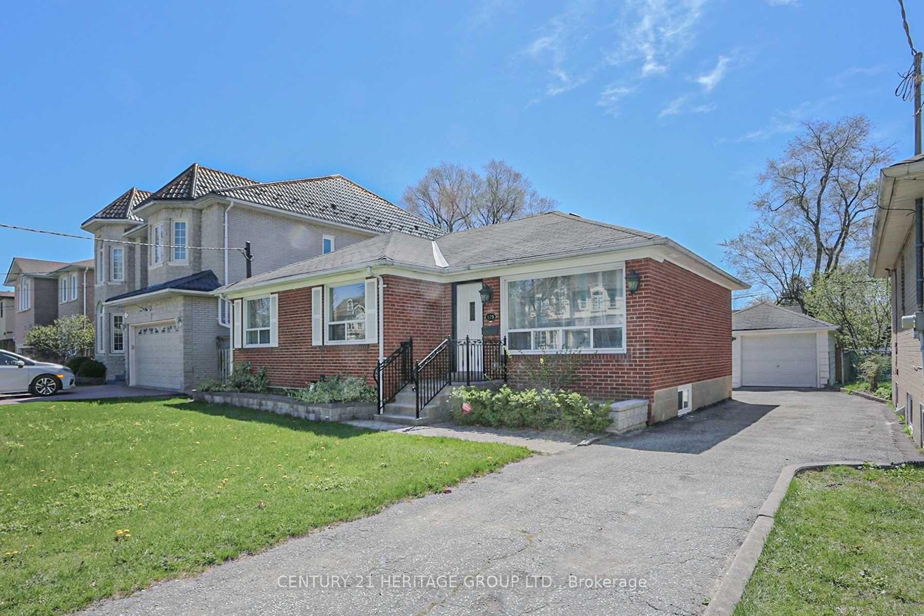 129 Mckee Avenue, Toronto, ON M2N 4C5
