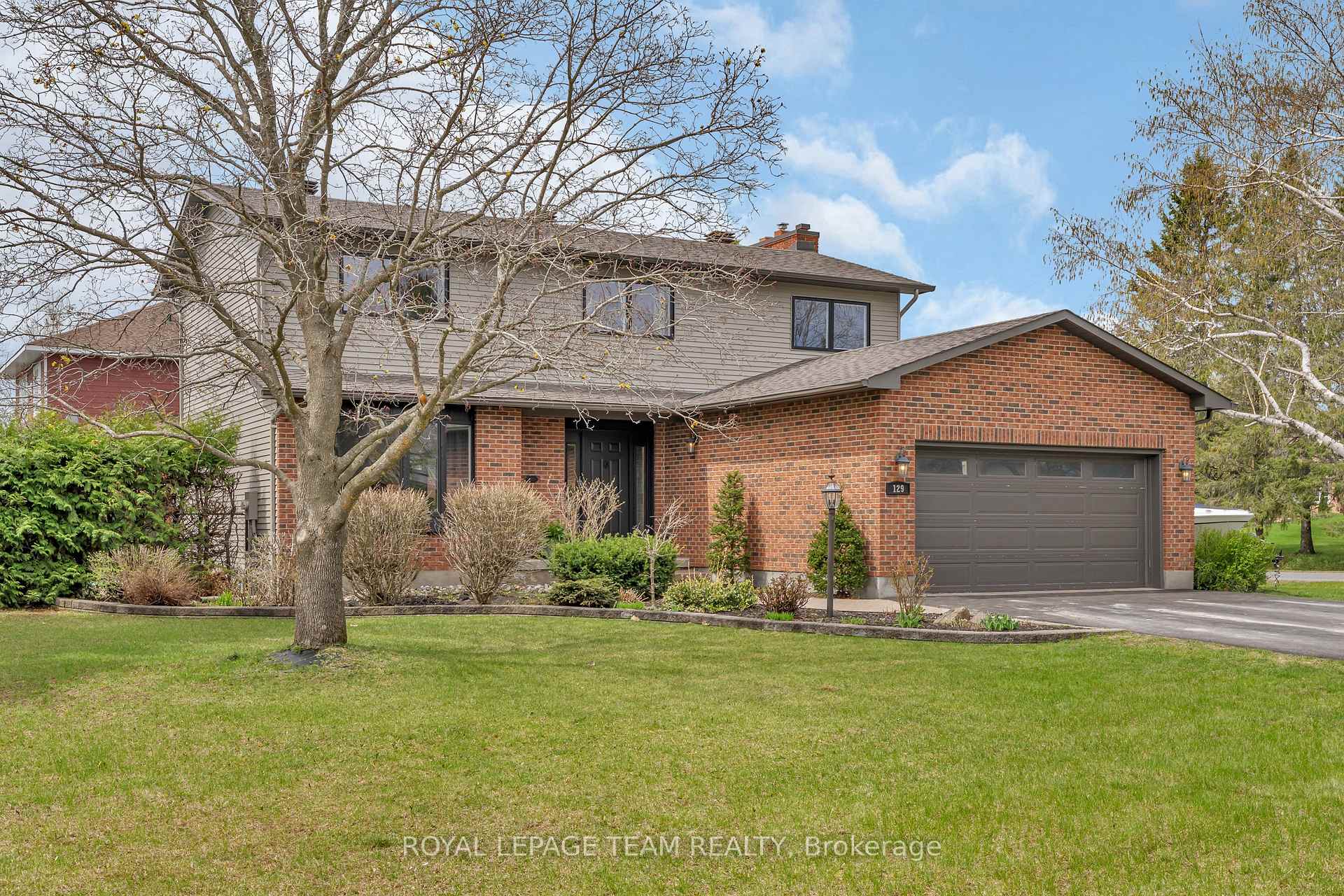 129 Ridgeview Drive, Carp - Huntley Ward, ON K0A 1L0
