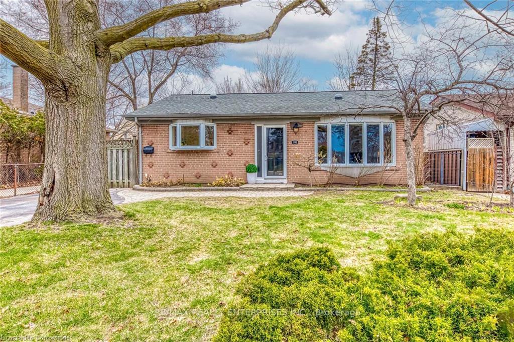 1293 Lewisham Drive, Mississauga, ON L5J 3P8