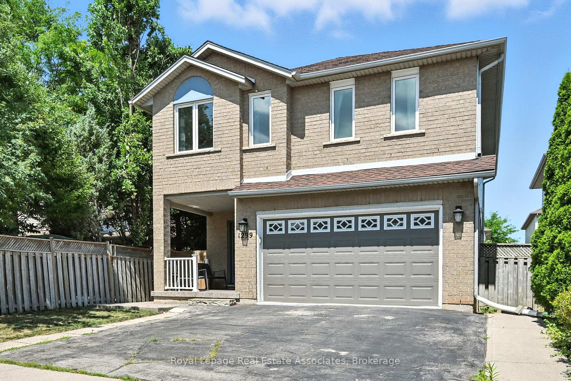 1299 Silvan Forest Drive, Burlington, ON L7M 4L2