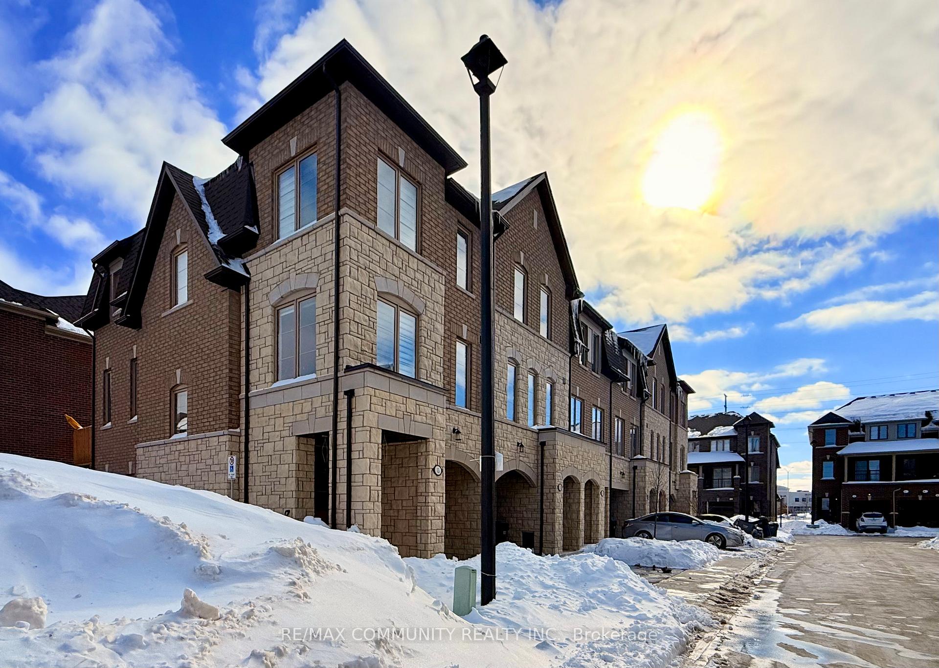 13 Arcola Street, Brampton, ON L6P 4N7