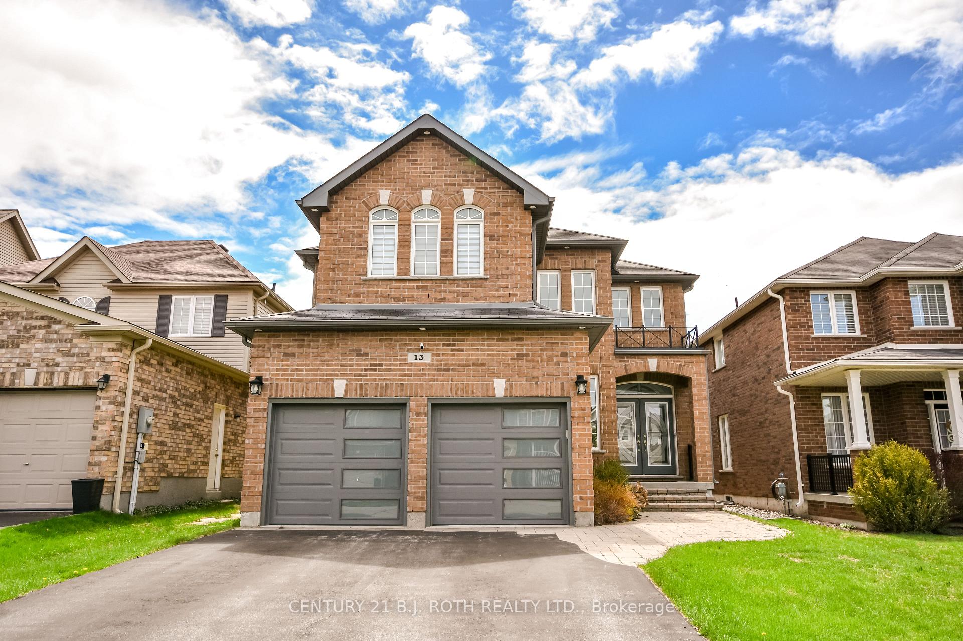 13 Auburn Court, Barrie, ON L4N 6G9