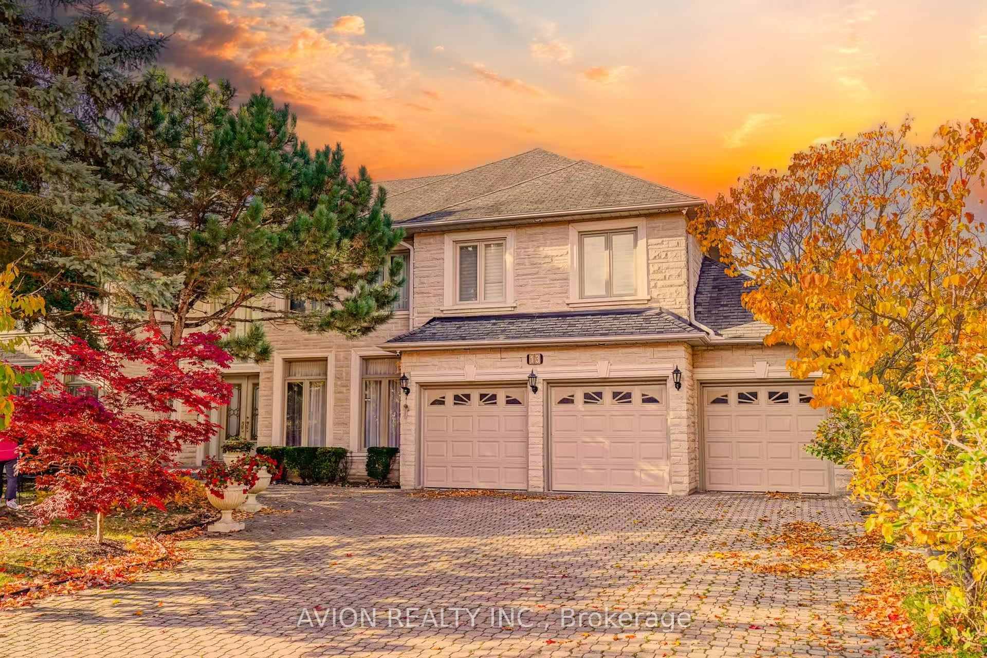 13 Bayview Forest Lane, Markham, ON L3T 7S4