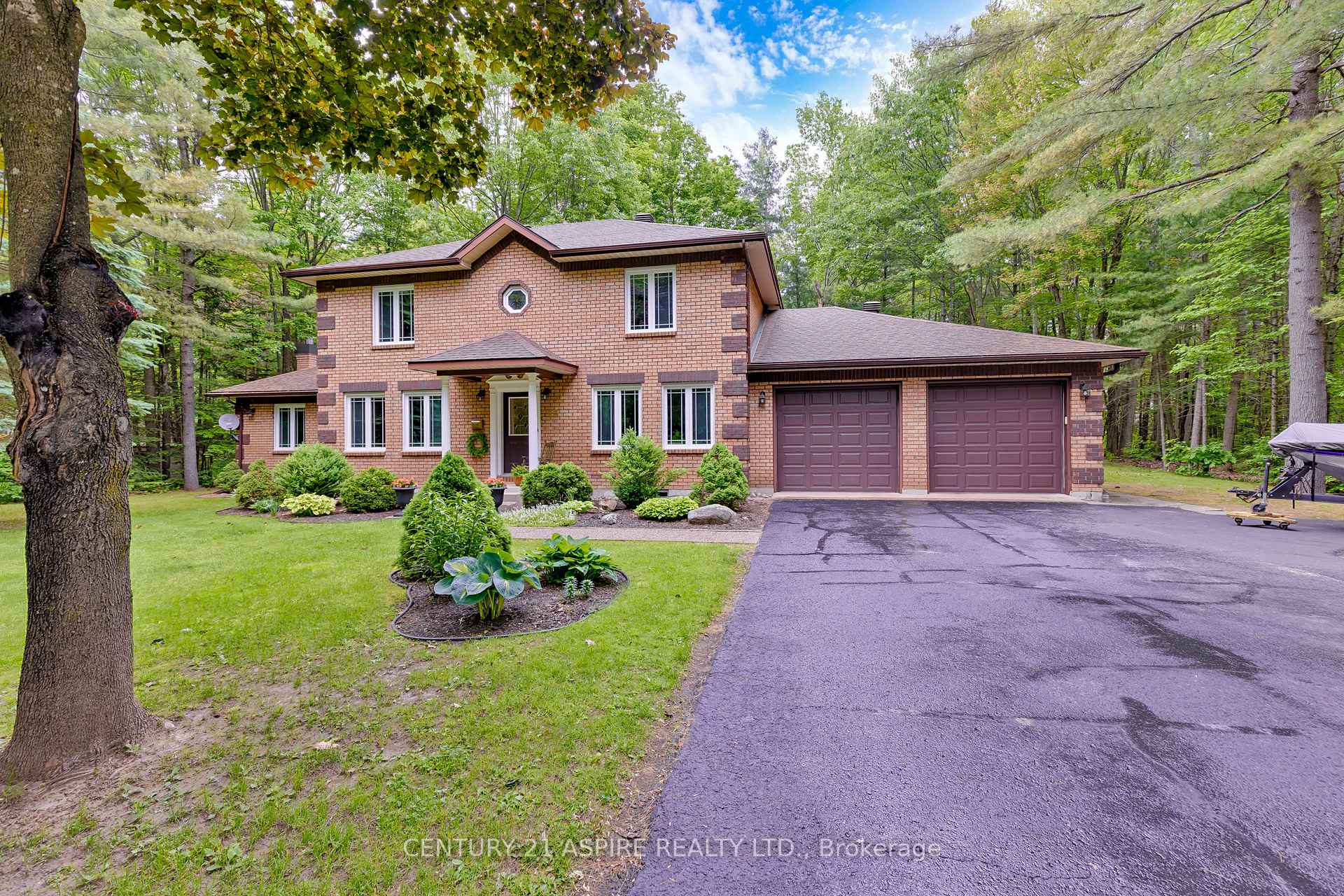 13 Country Lane, Petawawa, ON K8H 3E2