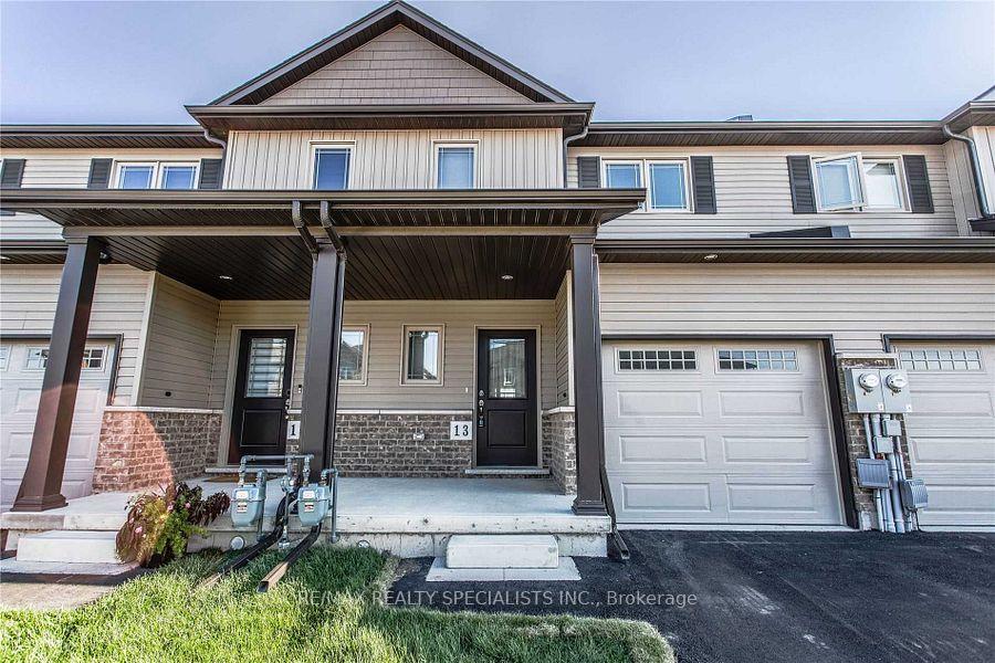 13 HARMONY Way, Thorold, ON L2V 0H1