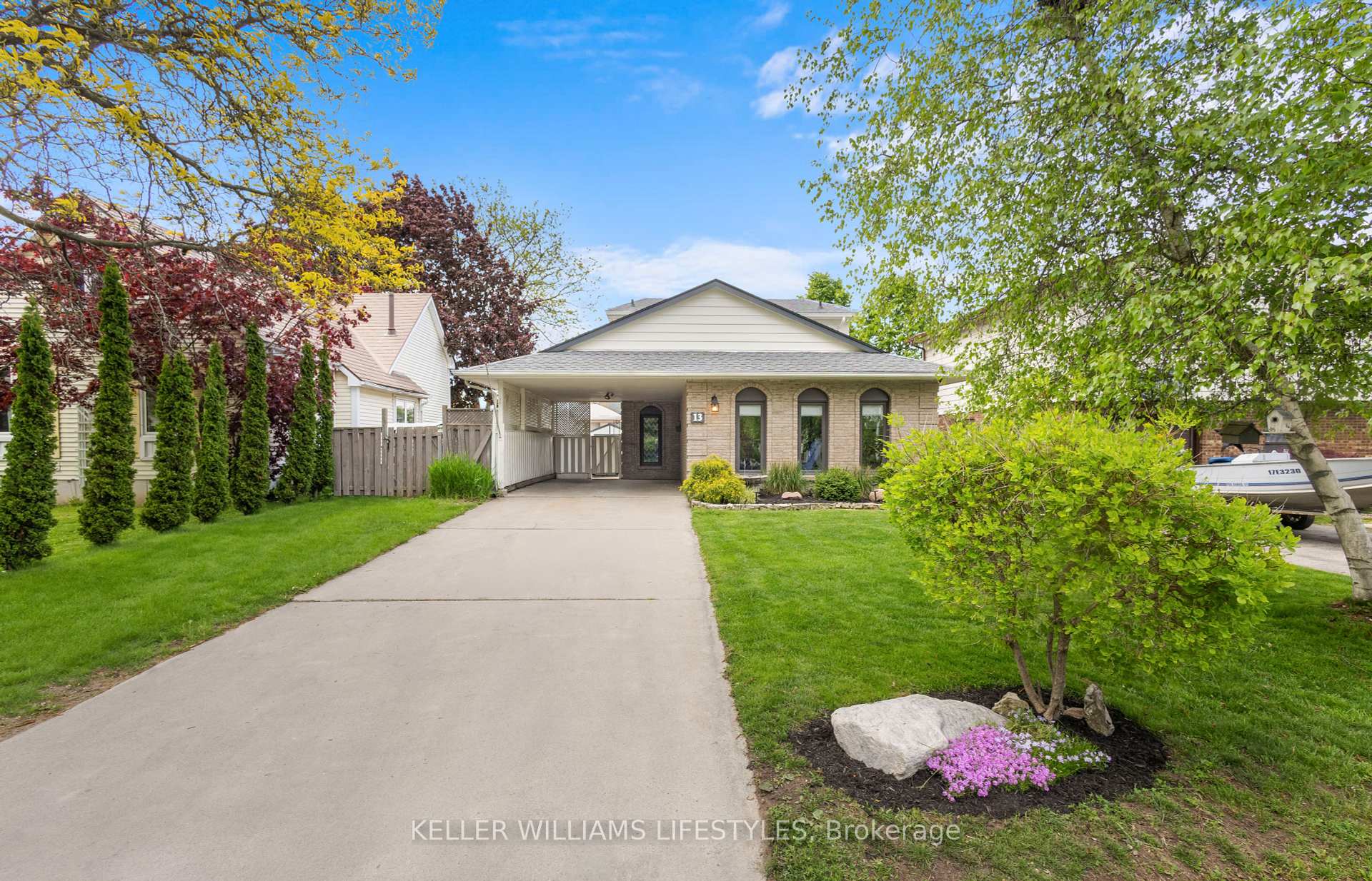 13 Idsardi Avenue, St. Thomas, ON N5R 5P5